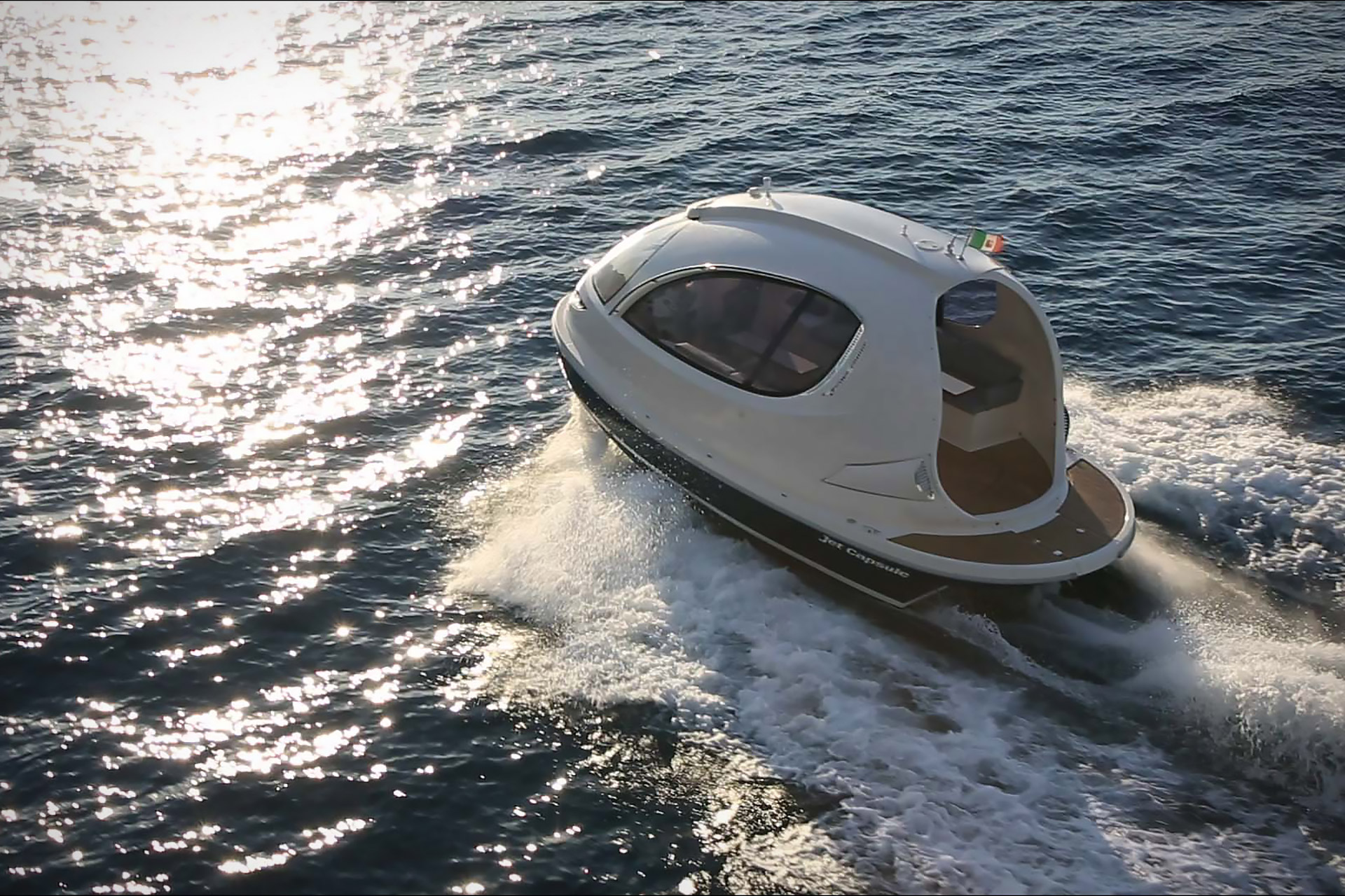 Jet Capsule | Uncrate