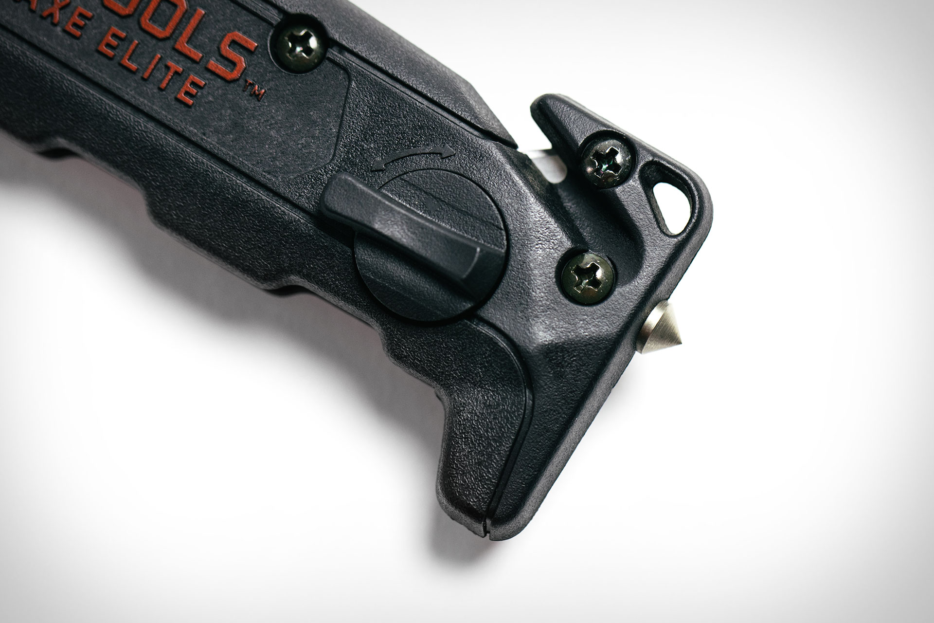 Off Grid Survival Axe Elite | Uncrate