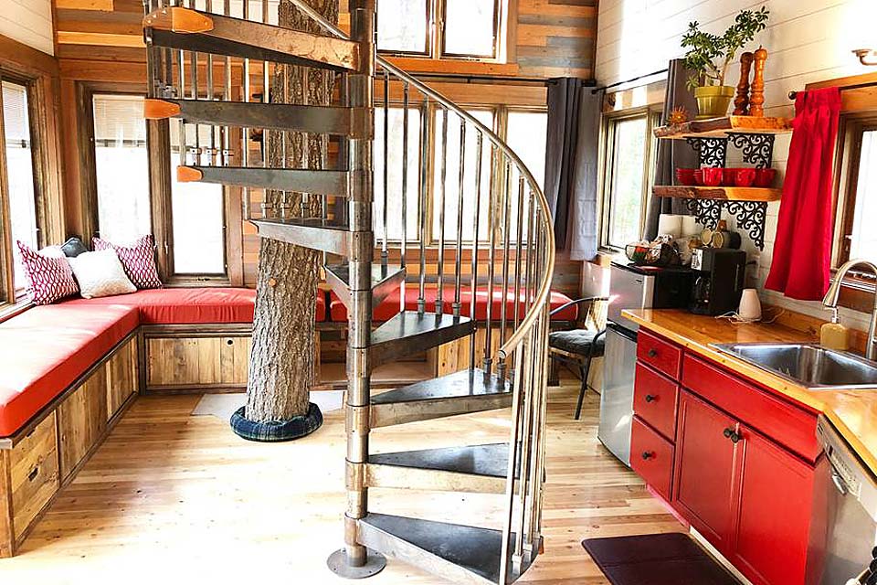 Montana Treehouse Retreat | Uncrate