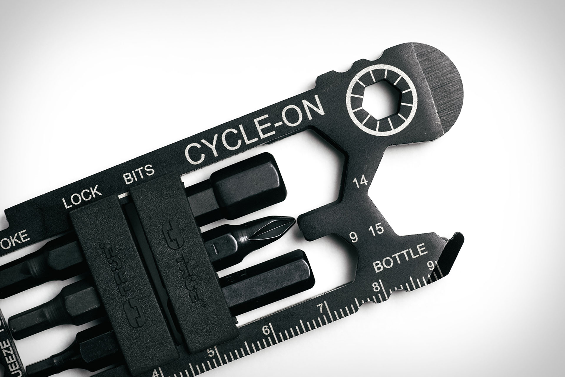 True Utility Cycle-On Multi-Tool | Uncrate