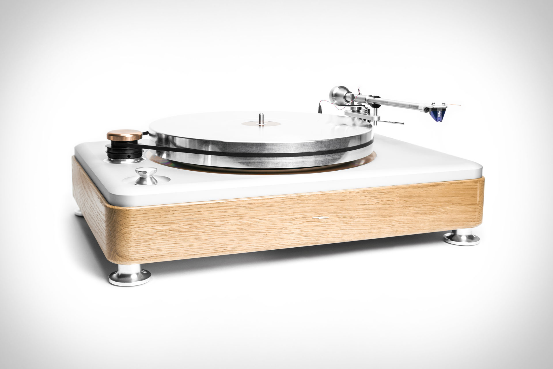 Shinola Runwell Turntable | Uncrate