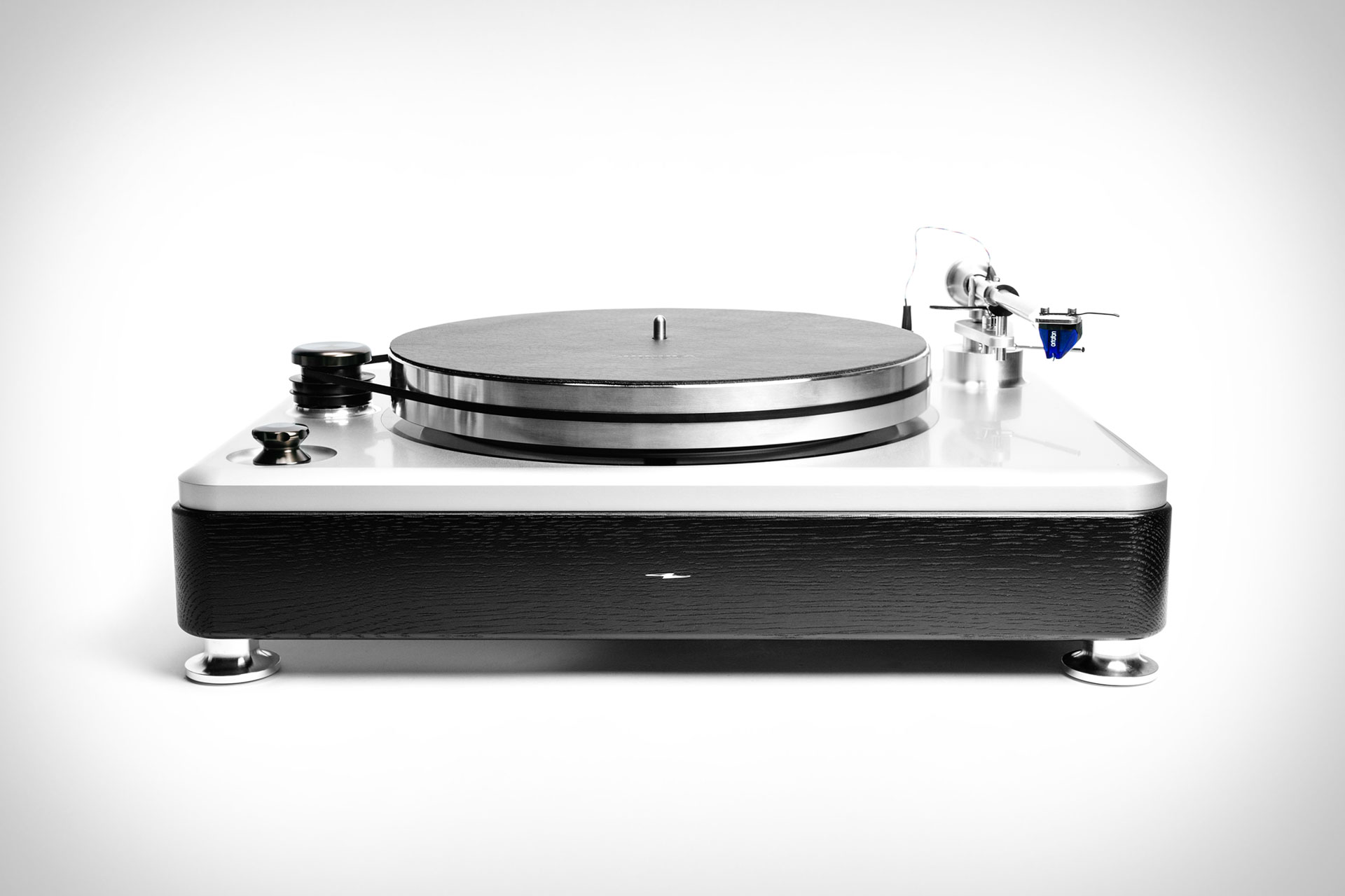 Shinola Runwell Turntable | Uncrate