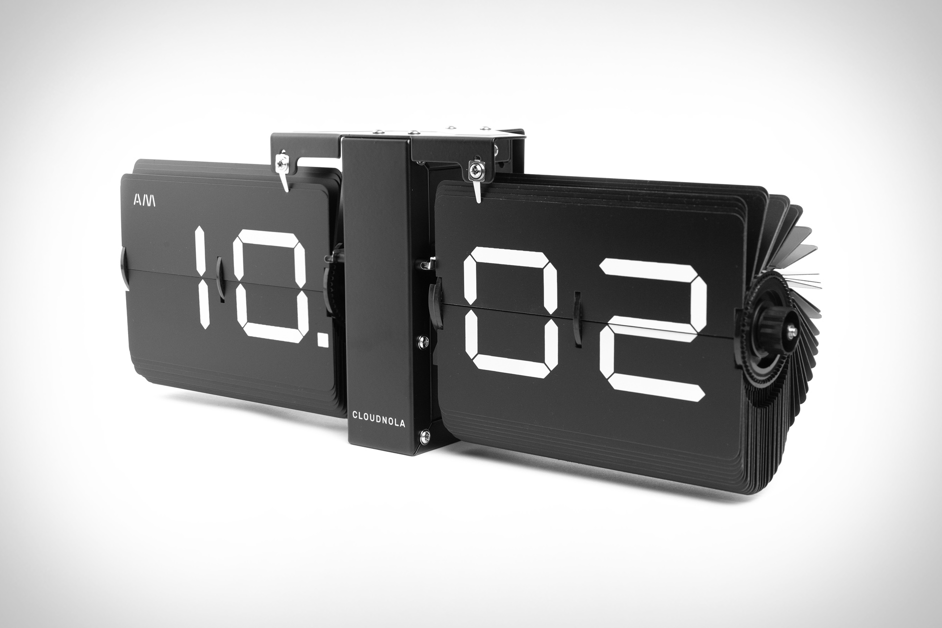 Cloudnola Flip Clock | Uncrate