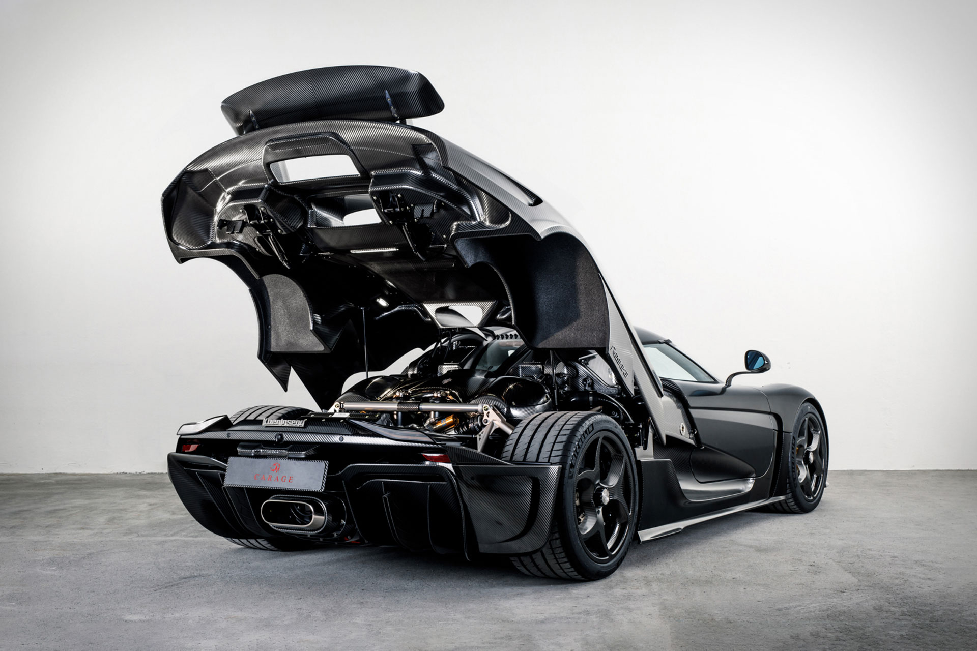 Koenigsegg Naked Carbon Regera | Uncrate