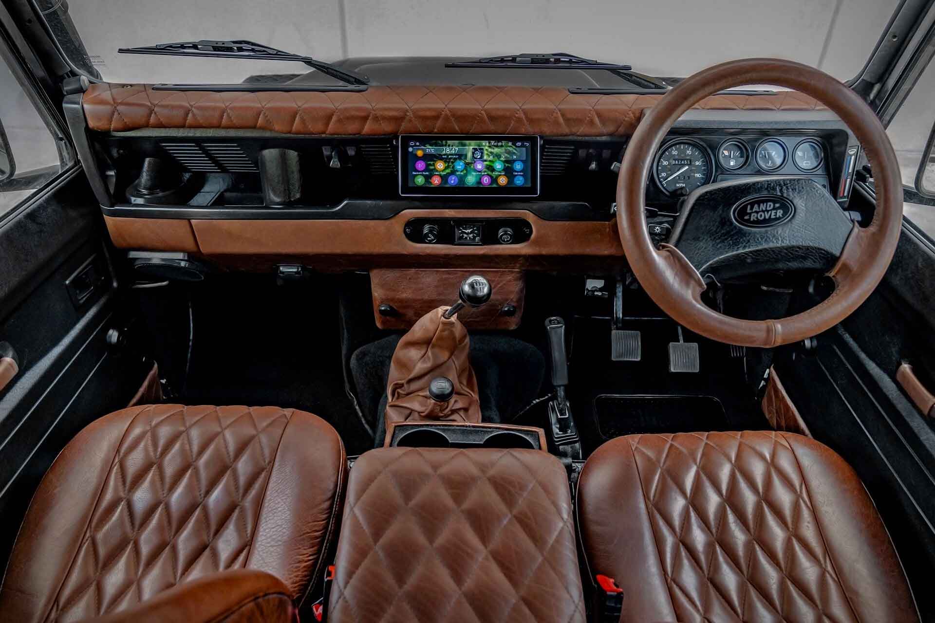 1993ランドローバーディフェンダー110 SUV | Uncrate