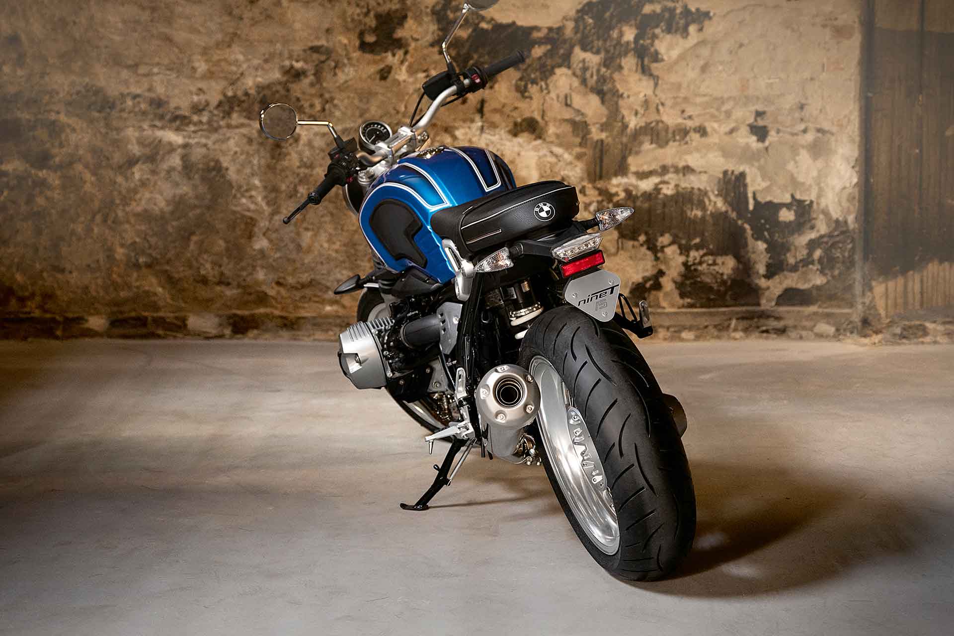 2019 BMW R nineT 5 Motorcycle | Uncrate