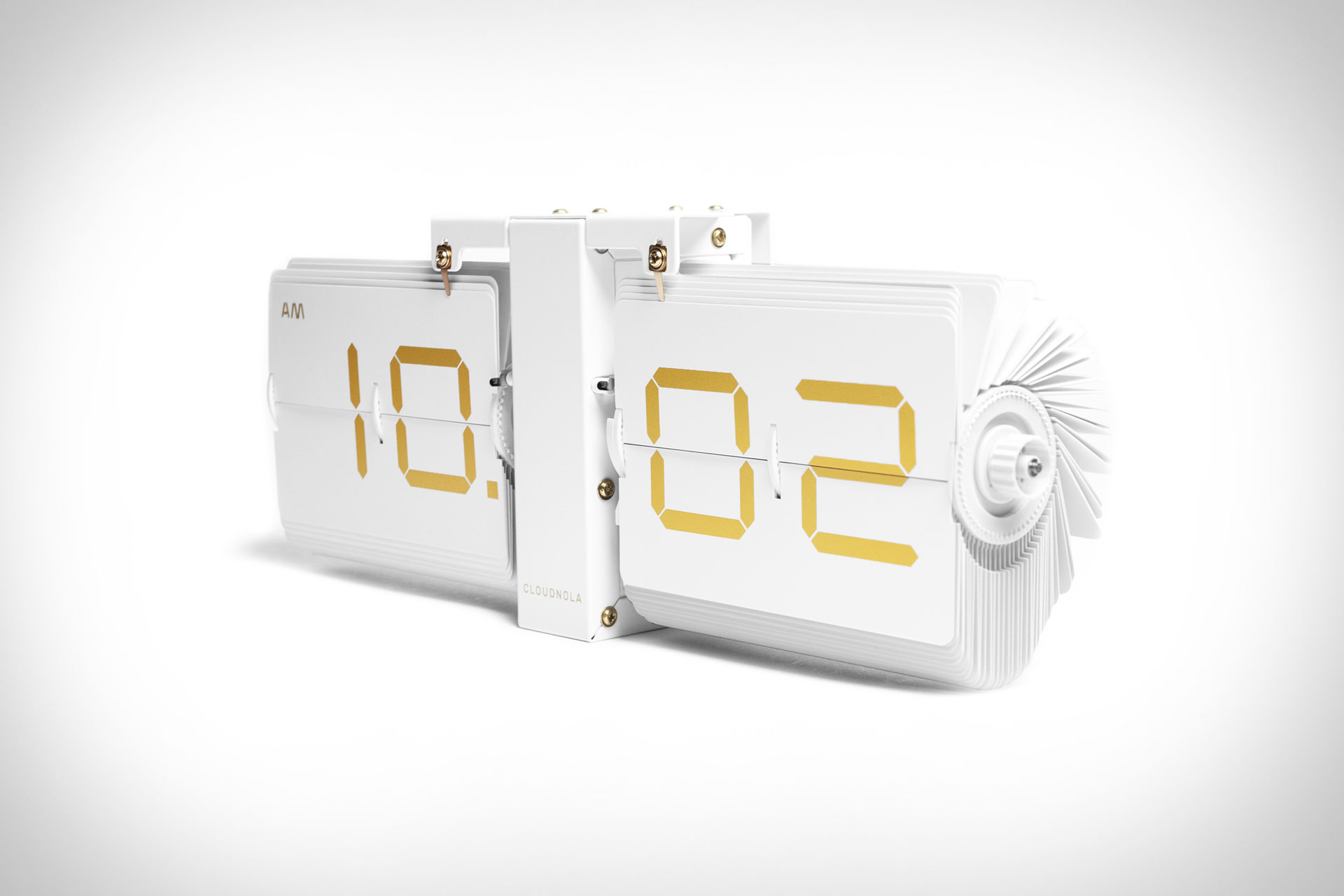 Cloudnola Flip Clock | Uncrate
