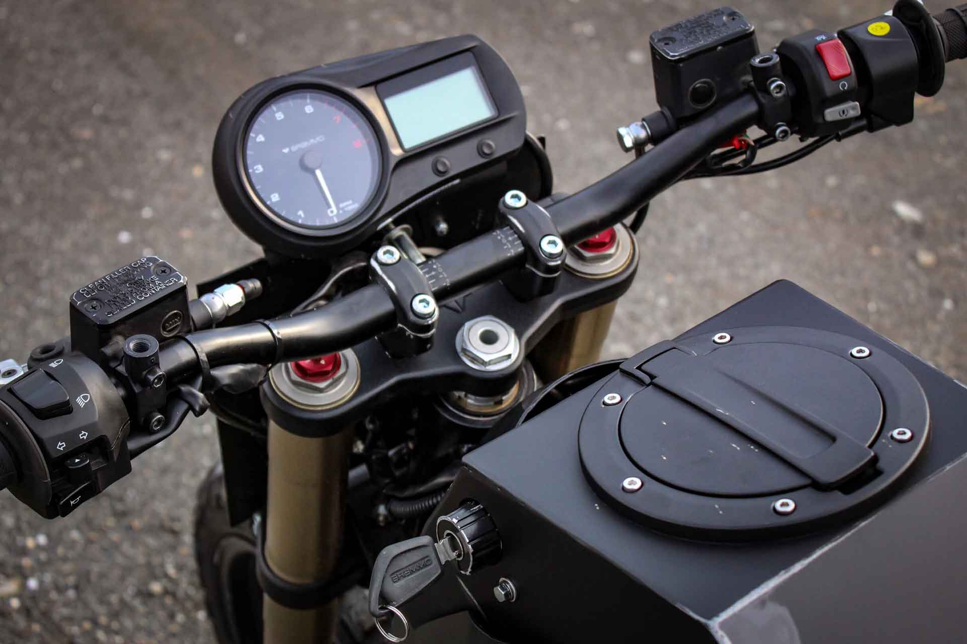 Droog Moto Silent Assassin E-Scrambler Motorcycle | Uncrate