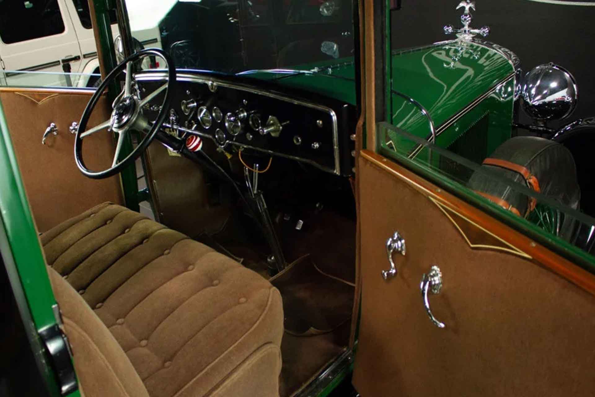 Al Capone's Bulletproof 1928 Cadillac Sedan | Uncrate