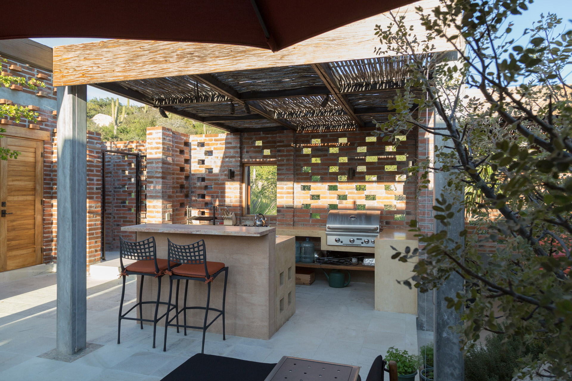 Big Rock House | Uncrate