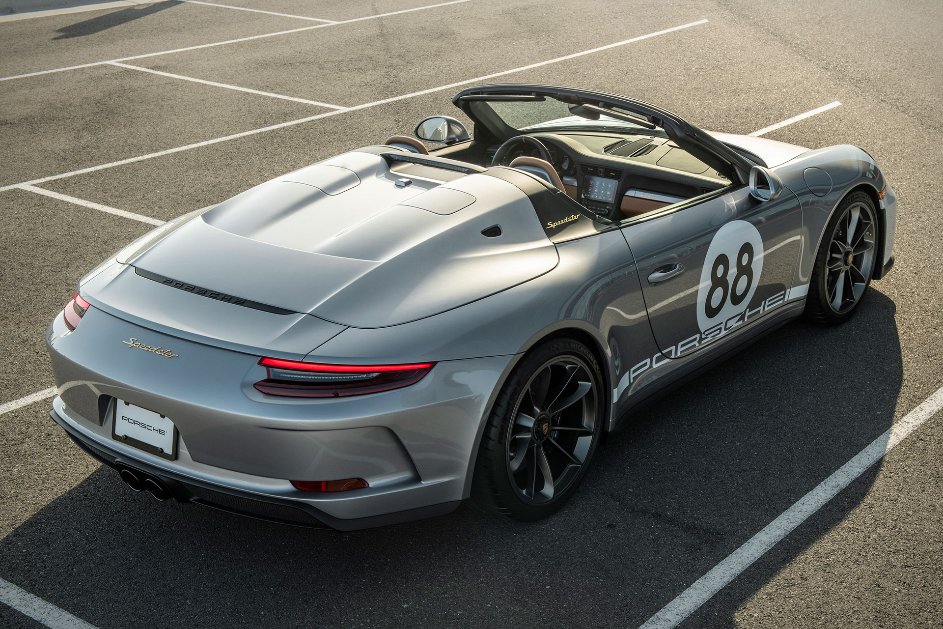 2019ポルシェ911ヘリテージデザインスピードスター | Uncrate