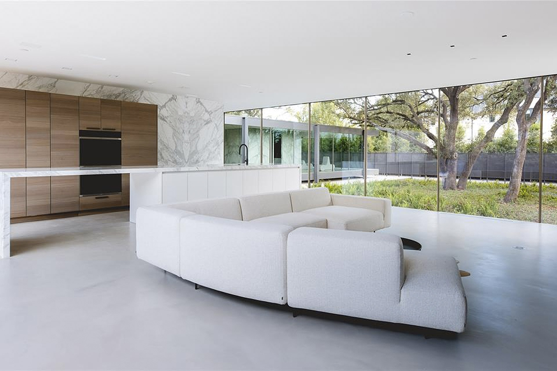 North Dallas Glass House | Uncrate