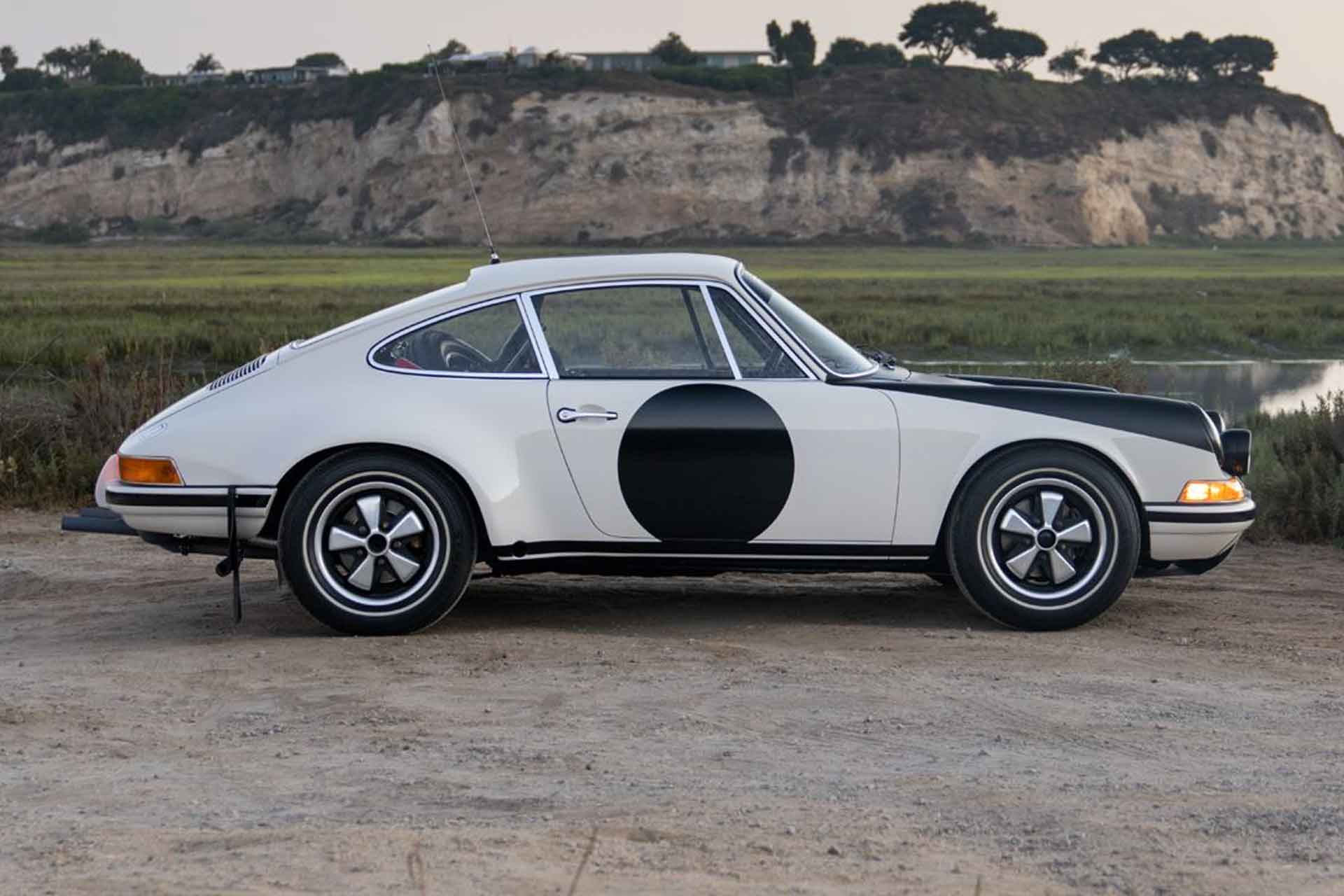 1971ポルシェ911 STラリークーペ | Uncrate