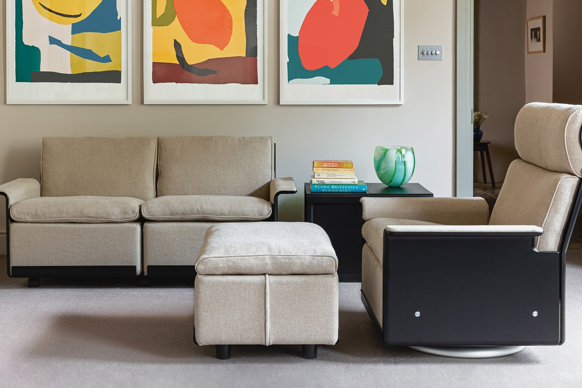 Vitsoe 620 Linen Chair | Uncrate