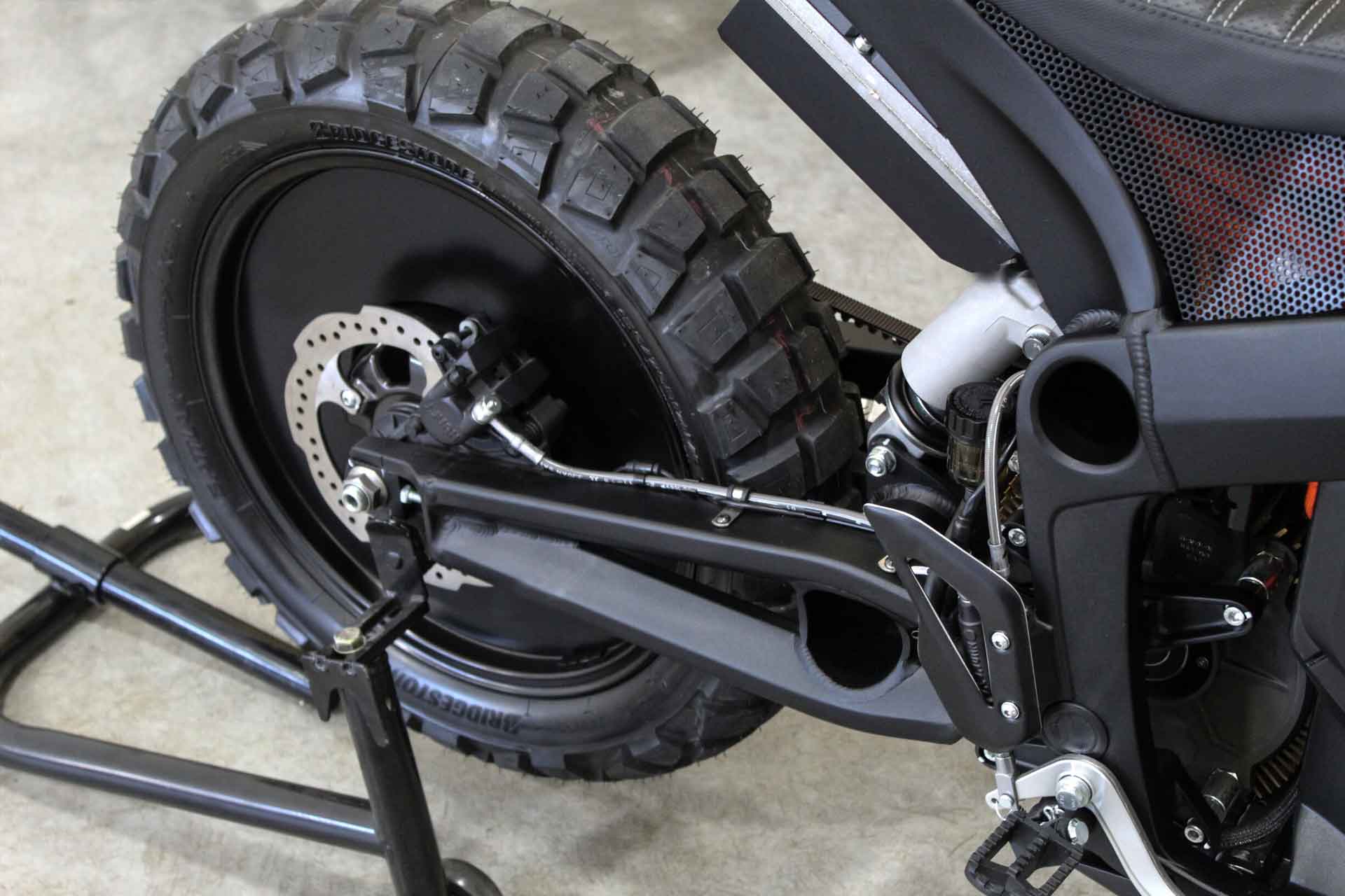 Droog Moto DM-017 E-Fighter V2 Motorcycle | Uncrate