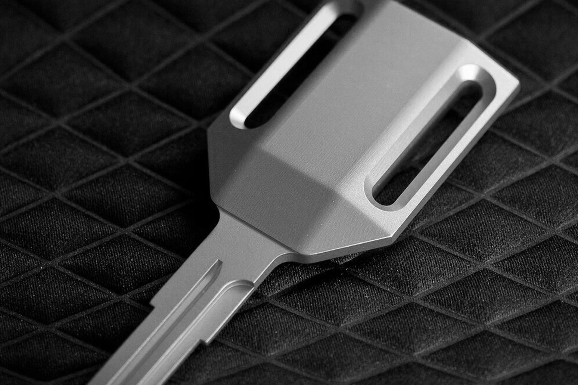 Formawerx Defender Ignition Key | Uncrate