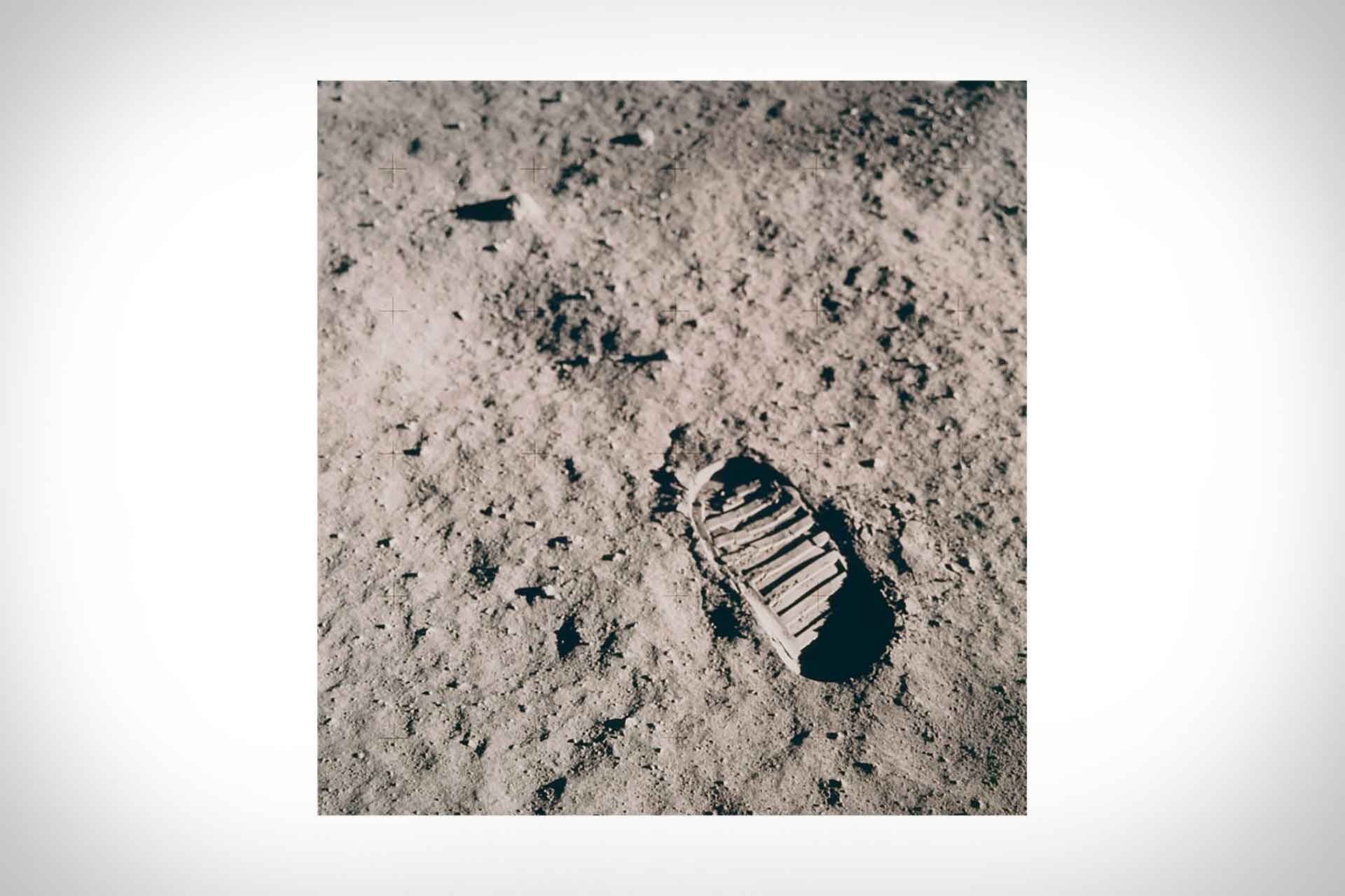 NASA Photography Auction | Uncrate