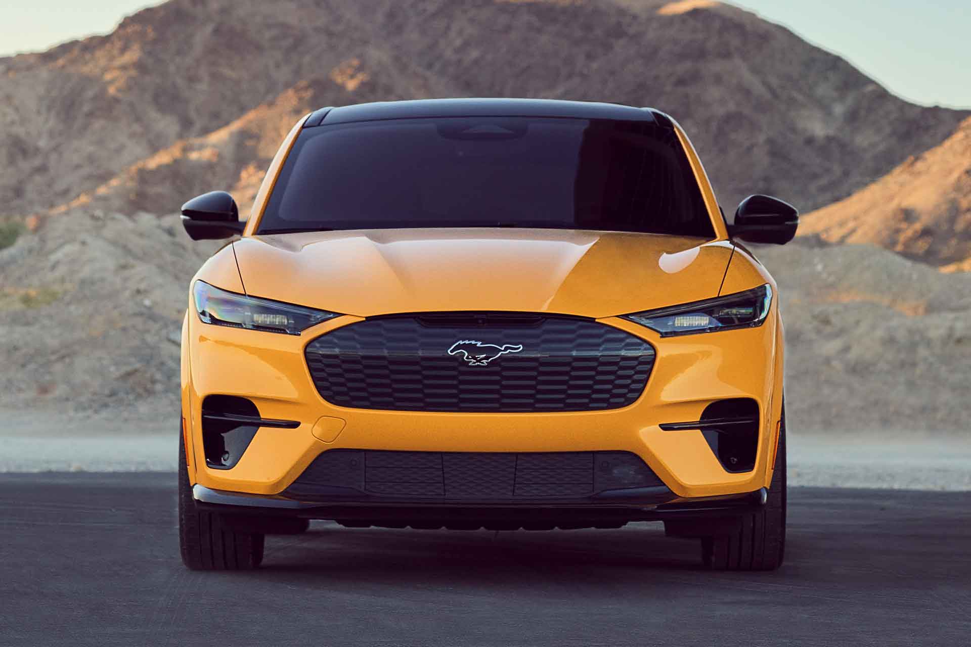 2021年フォードマスタングマッハ-EGTパフォーマンスエディションSUV | Uncrate