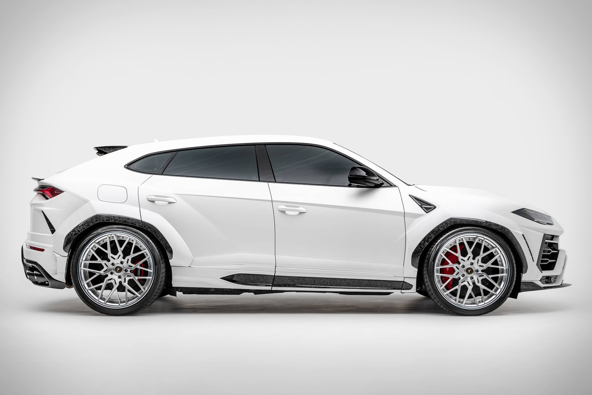 1016 Industries Lamborghini Urus Body Kit | Uncrate
