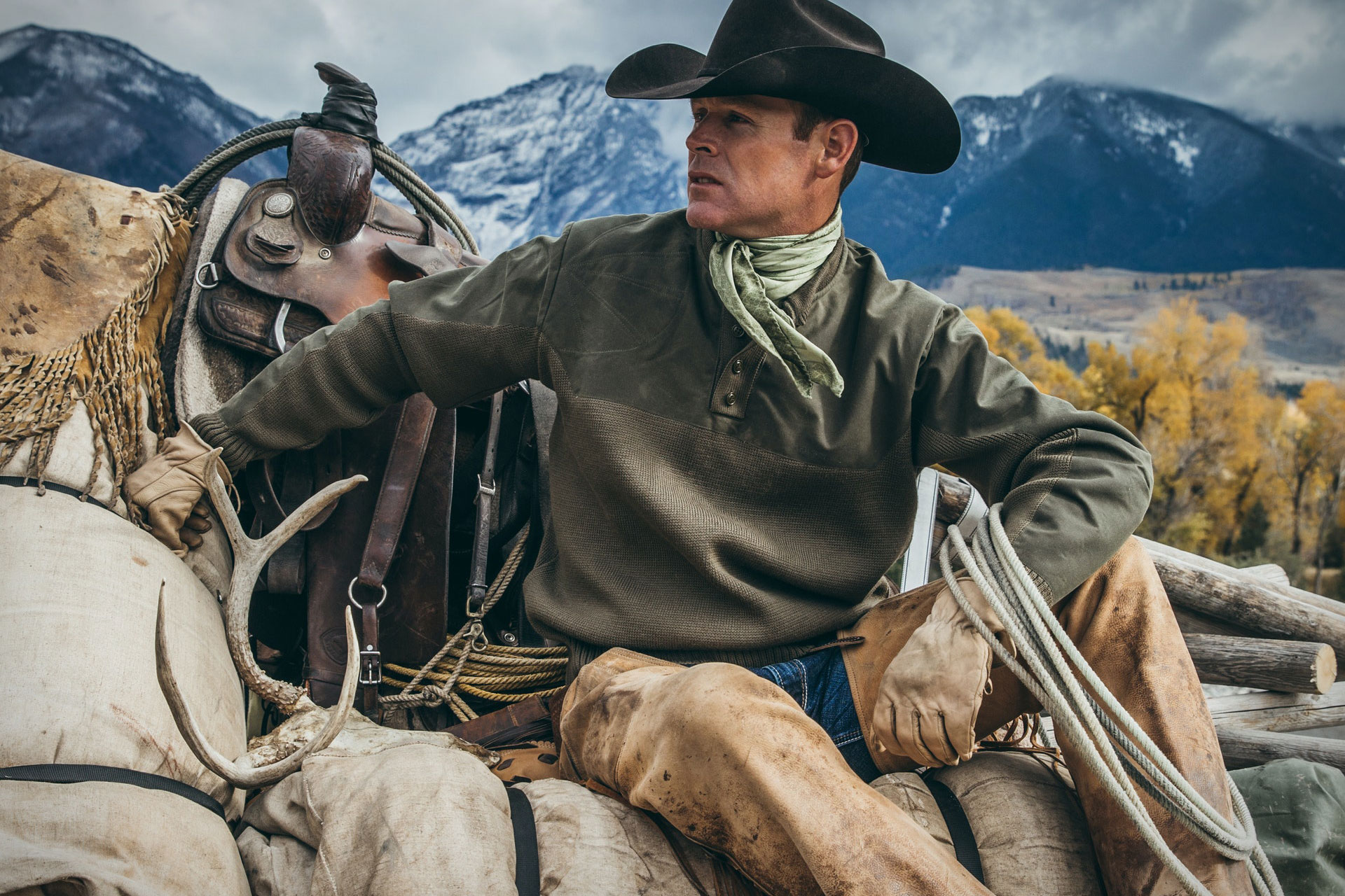 Filson Henley Guide Sweater | Uncrate