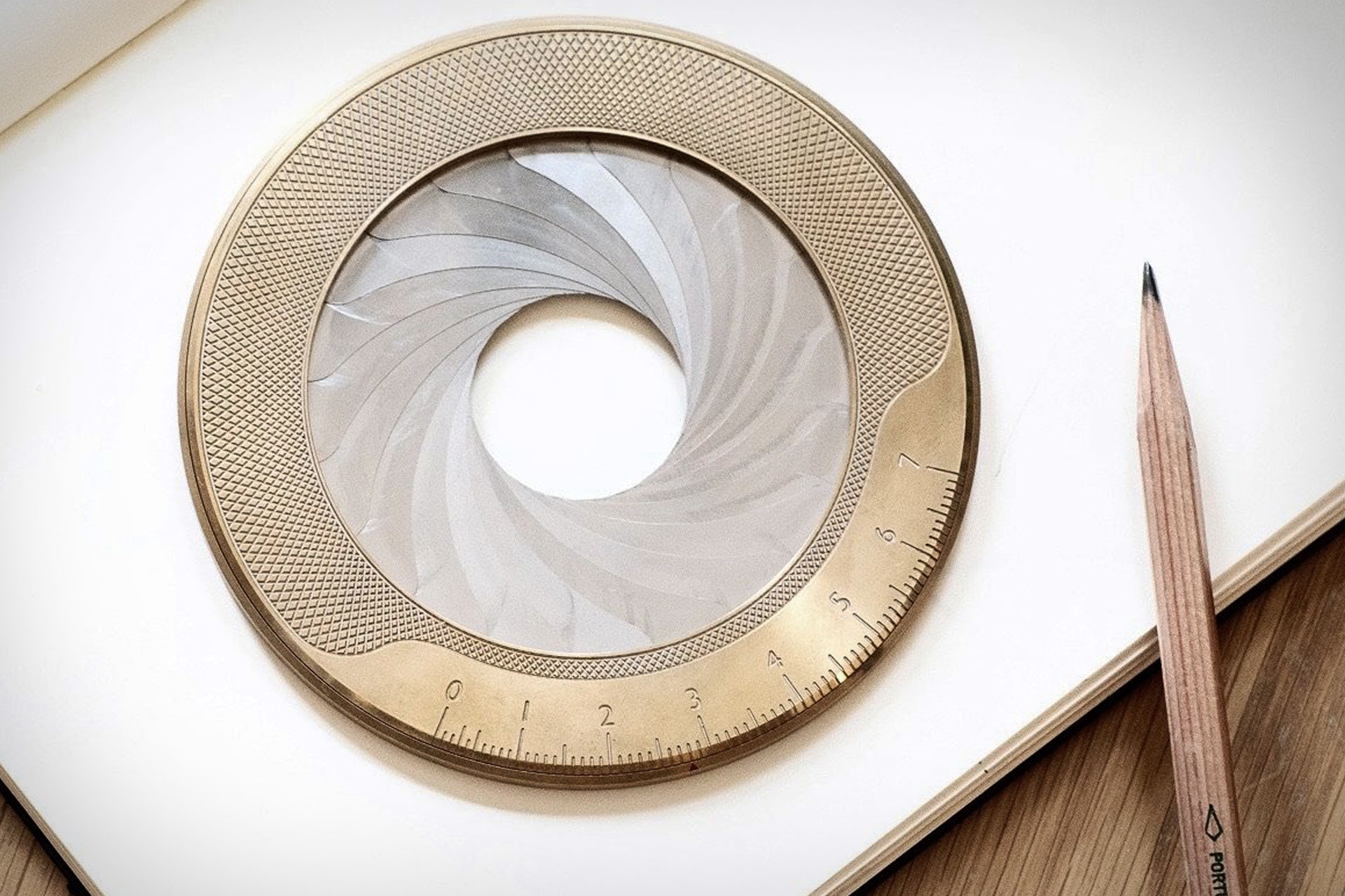 Maker's Cabinet Iris Drawing Compass | Uncrate