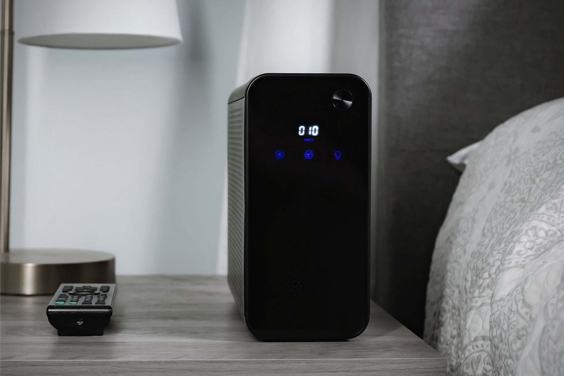 KeySmart CleanLight Air XL | Uncrate