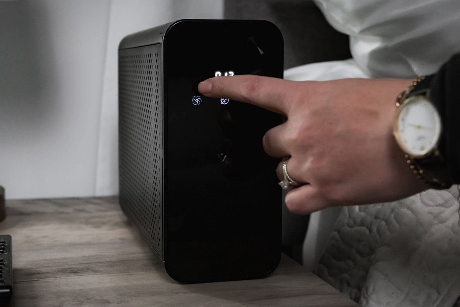 KeySmart CleanLight Air XL | Uncrate