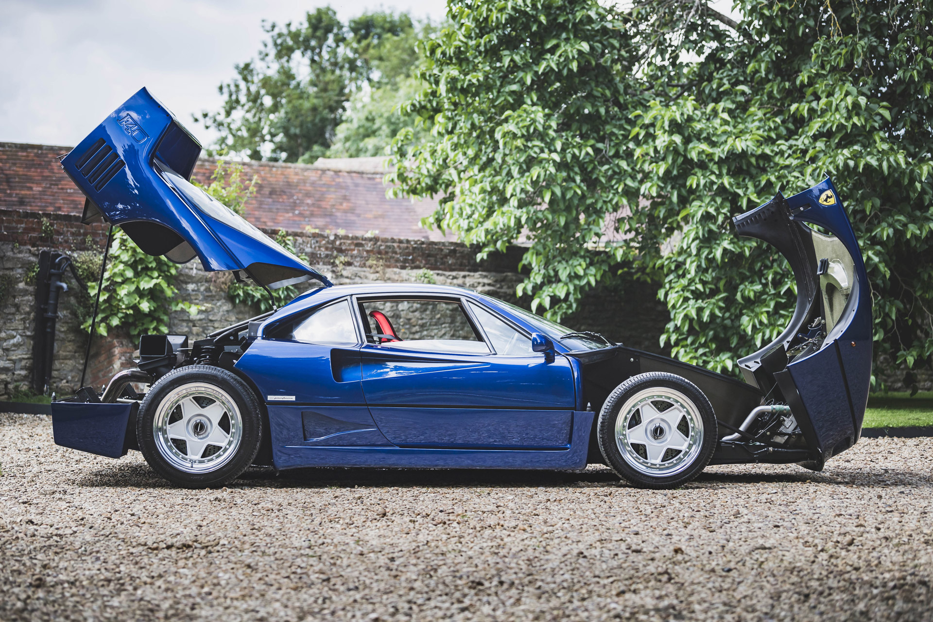 1989 Ferrari F40 Blue Coupe | Uncrate