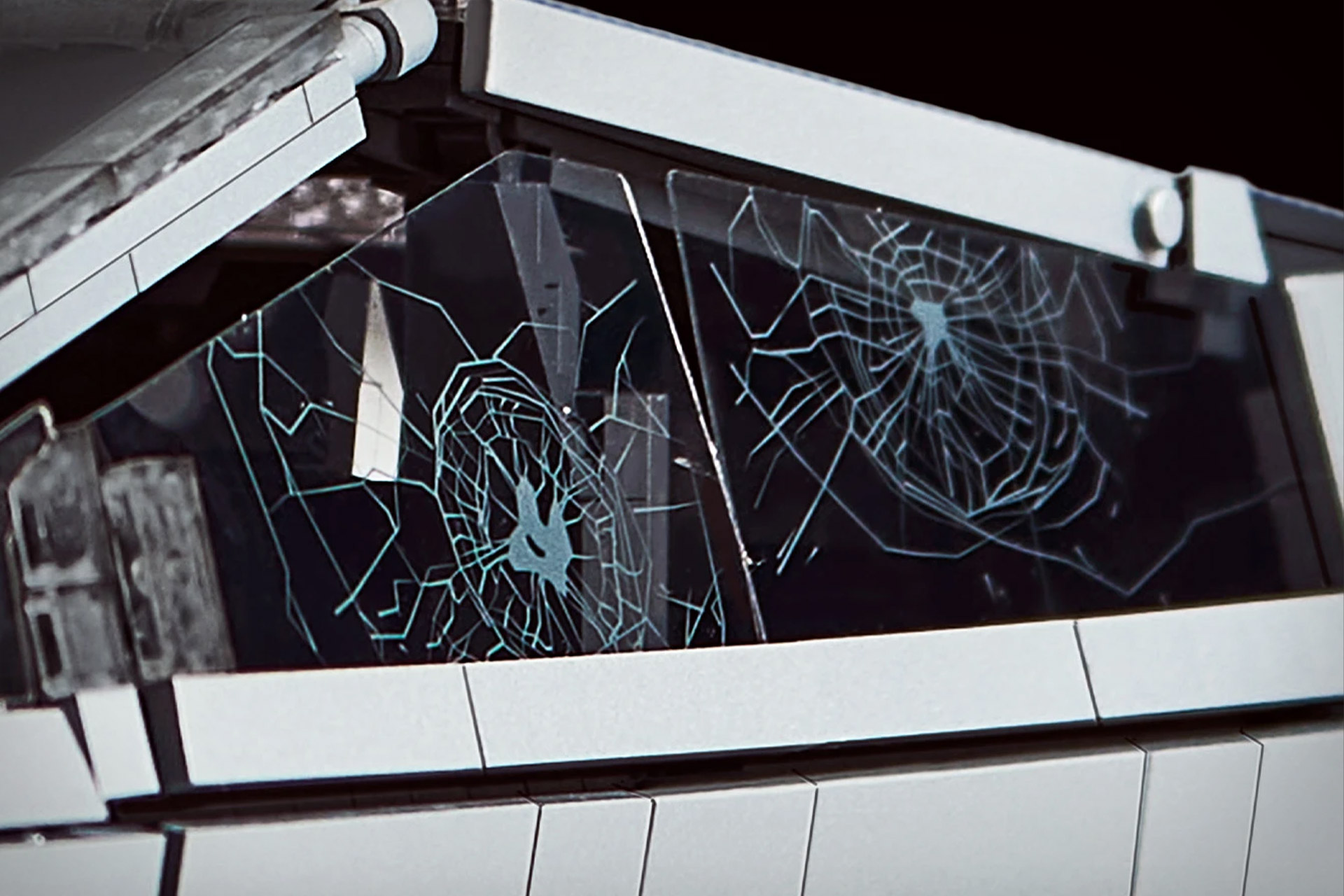 Mega Tesla Cybertruck Building Set | Uncrate