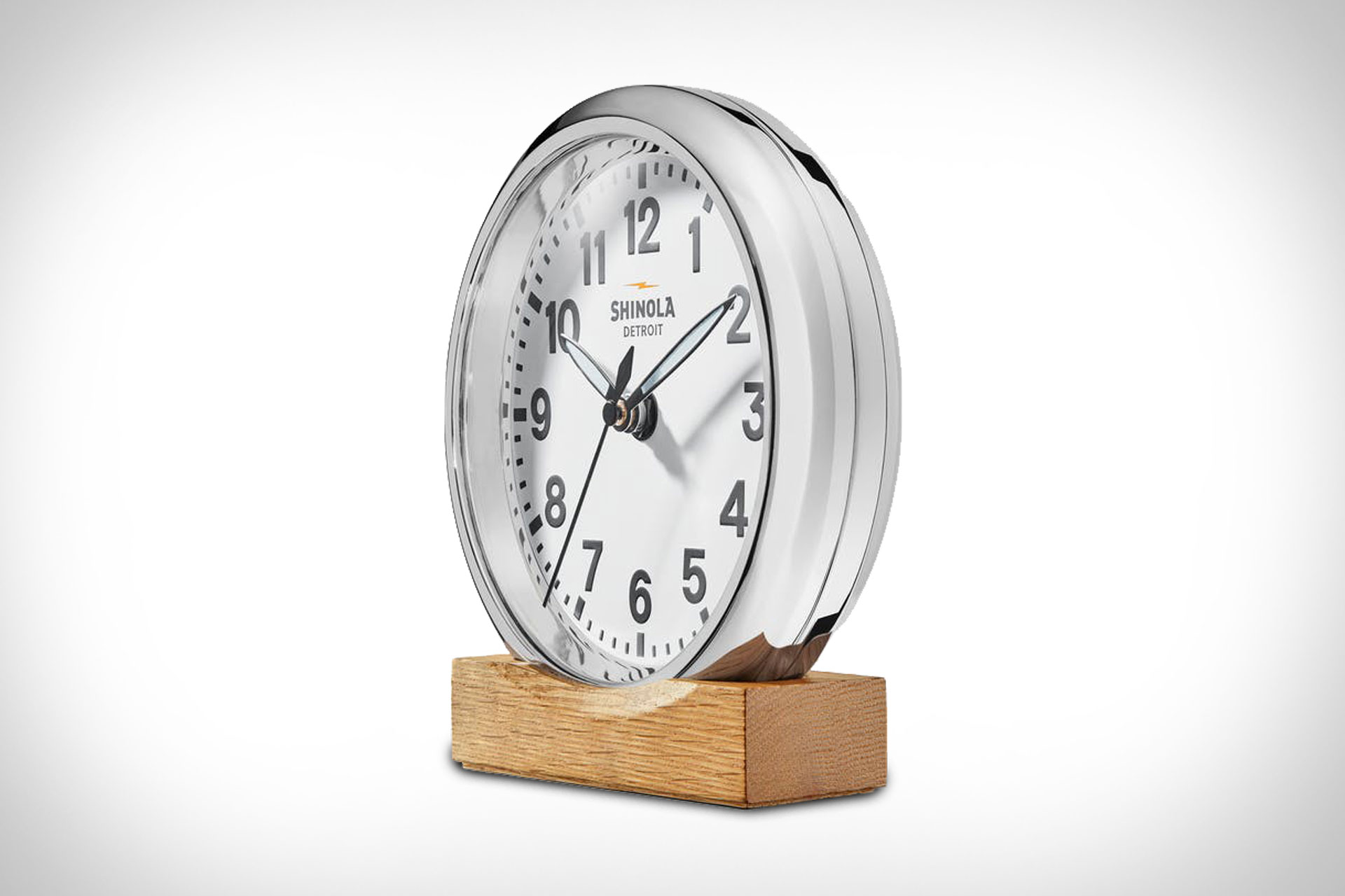 Reloj de escritorio Shinola Runwell | Uncrate