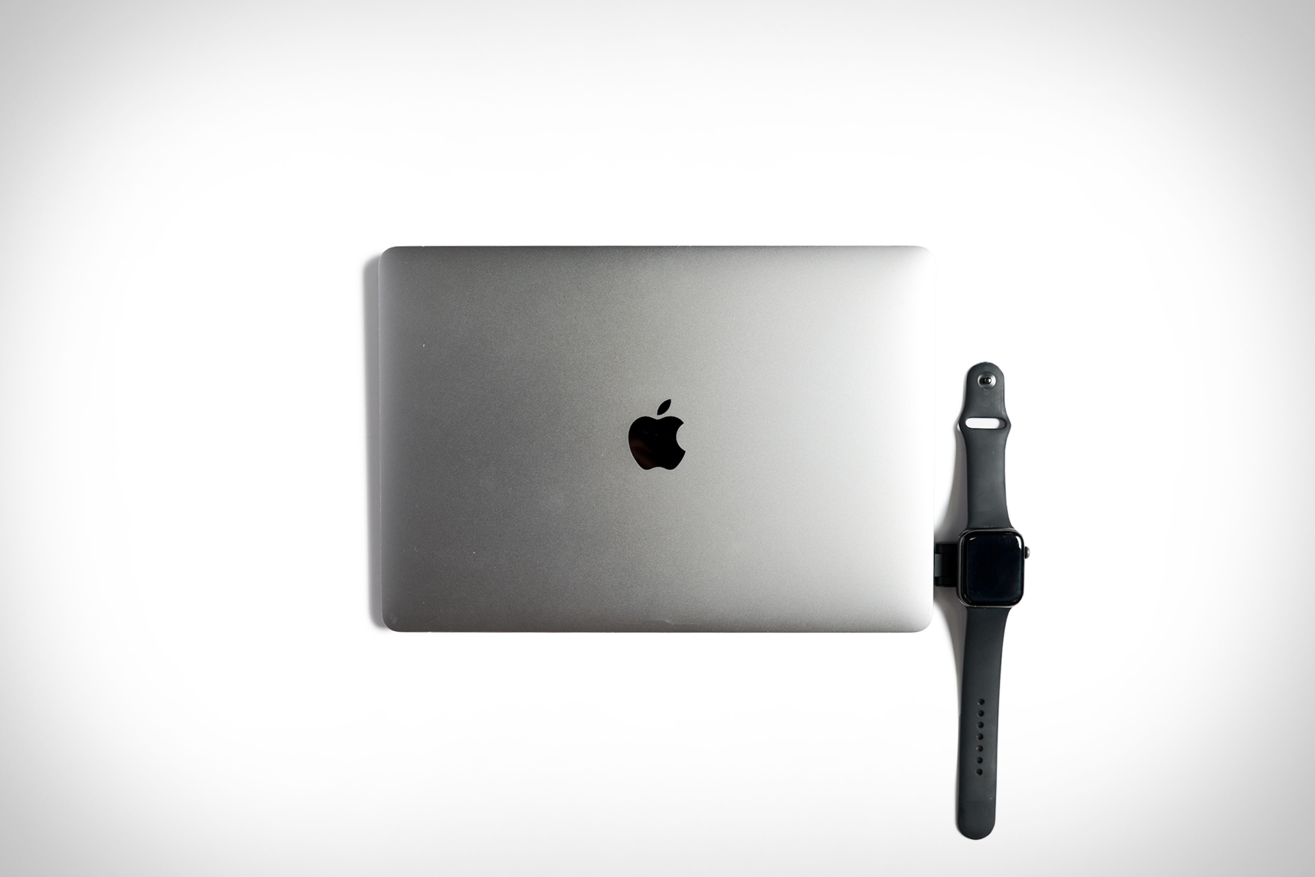 Native Union Apple Watch Puck | Uncrate