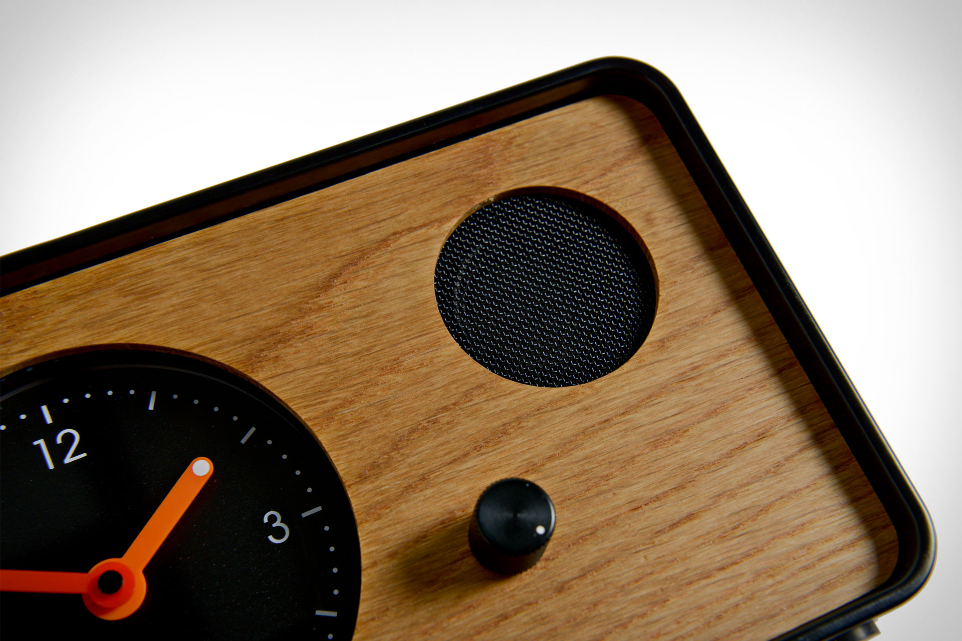 OneClock Analog Waking Clock | Uncrate