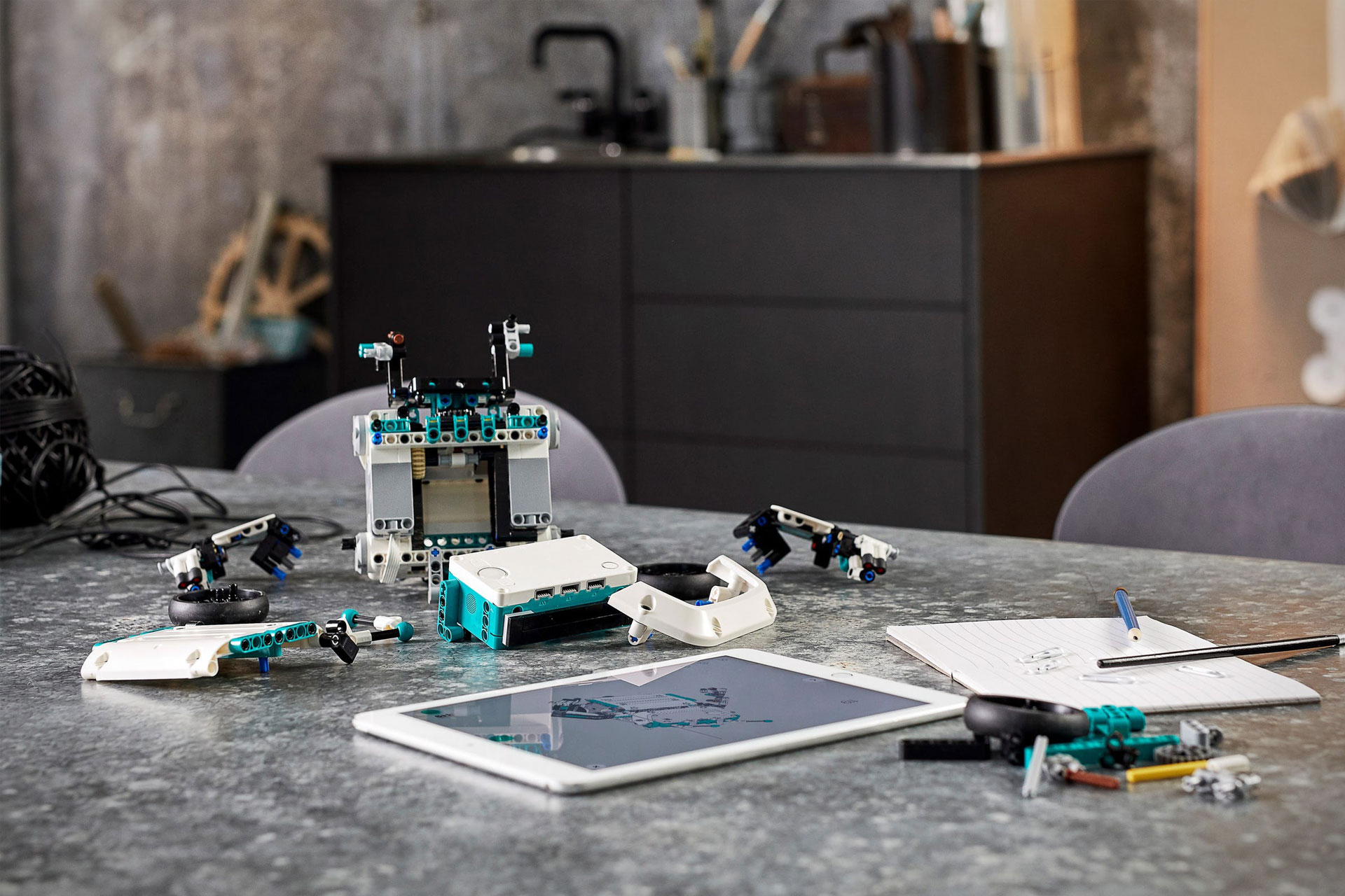 LEGO Mindstorms Robot Inventor Set | Uncrate