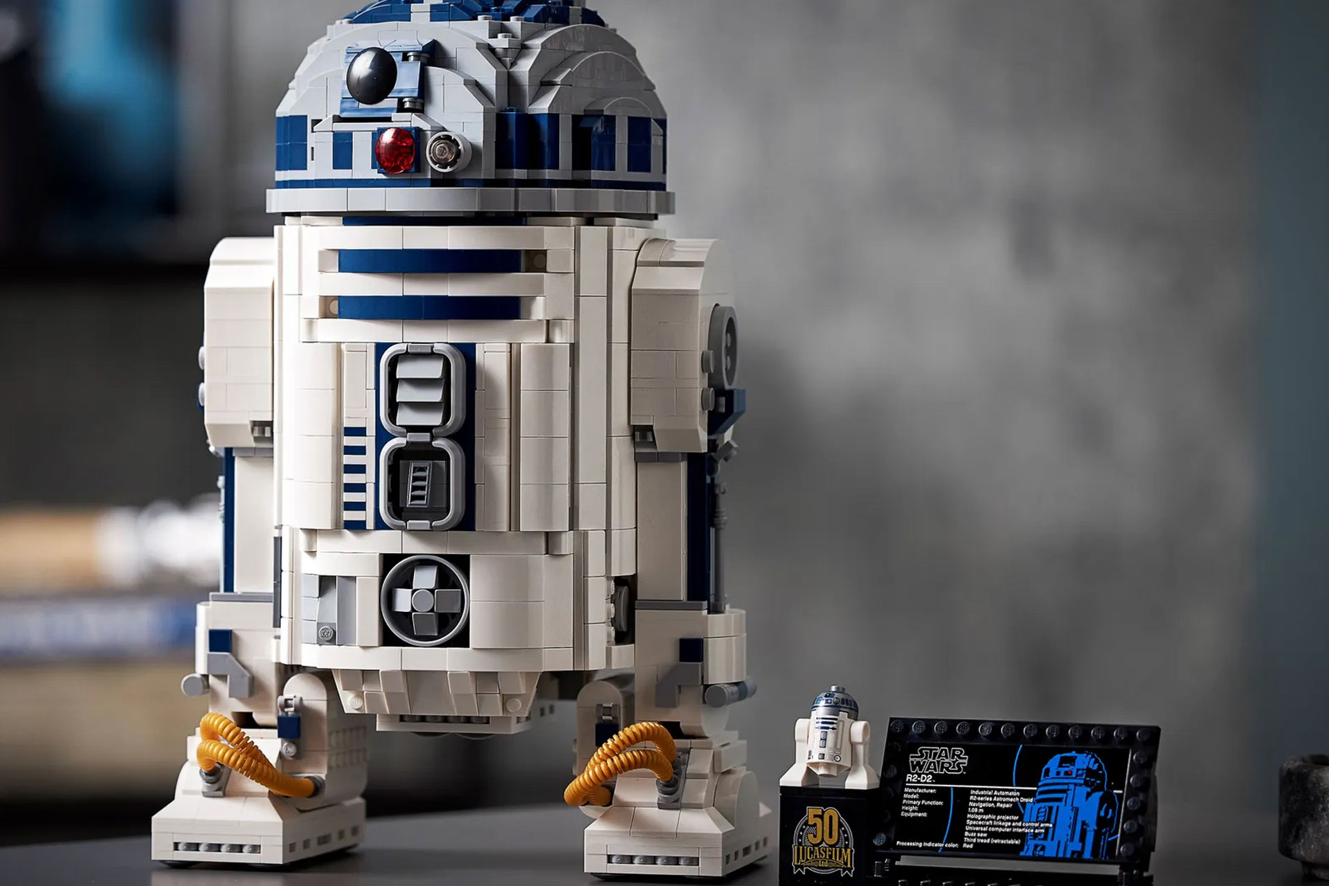 Lego R2-D2 | Uncrate