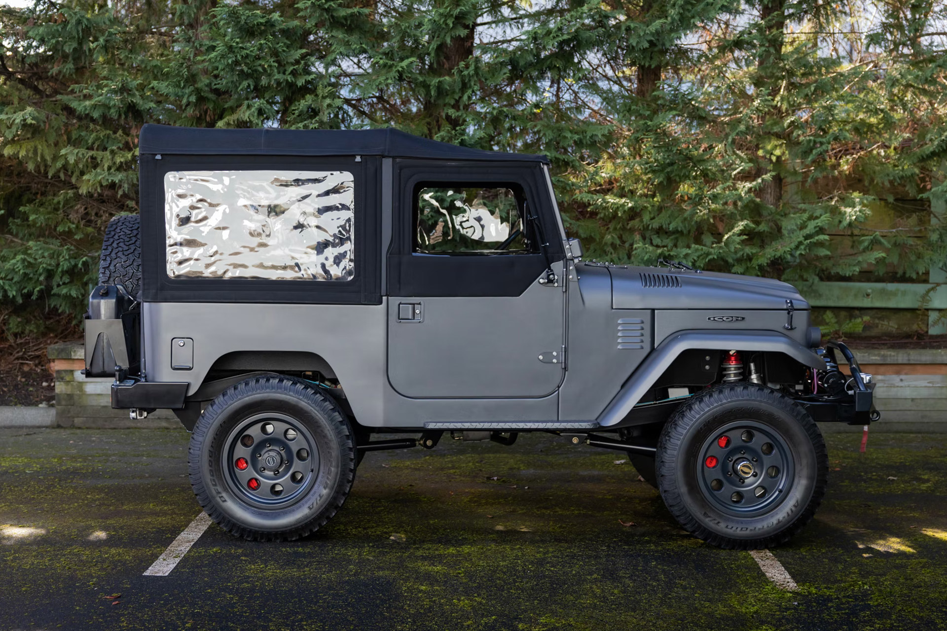 Icon 1962 Toyota FJ40 Land Cruiser SUV | Uncrate
