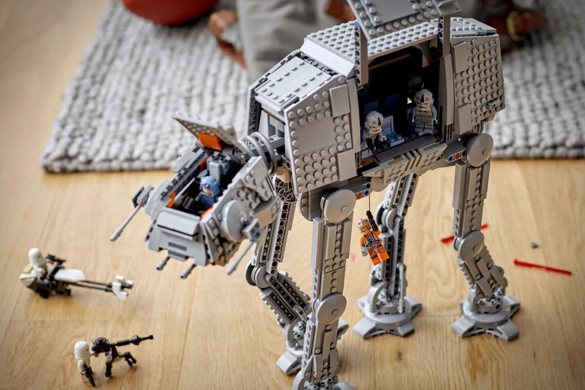 LEGO Star Wars AT AT Uncrate