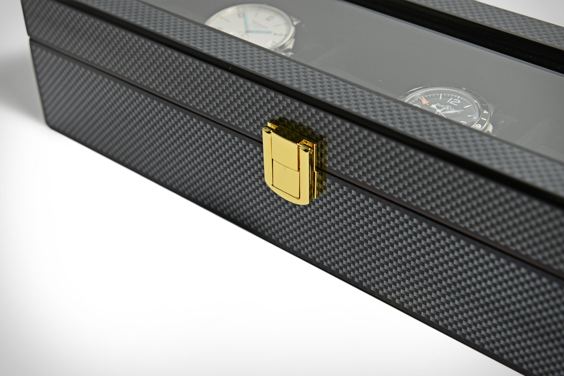 カーボンファイバーウォッチボックス | Uncrate