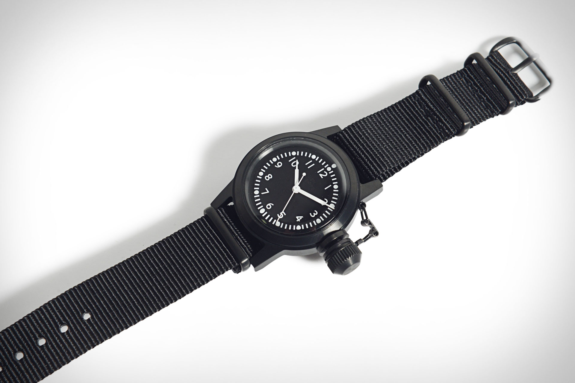 Naval Watch Co. Mil-Spec Dive Watch | Uncrate