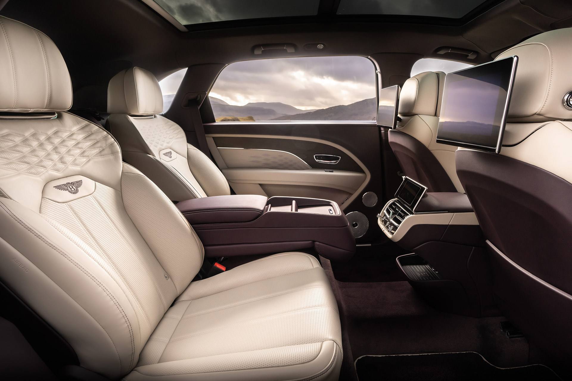 Bentley Bentayga EWB SUV | Uncrate