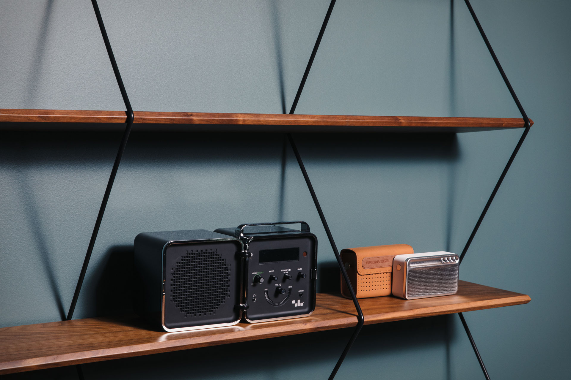 Cubo de radio BrionVega | Uncrate