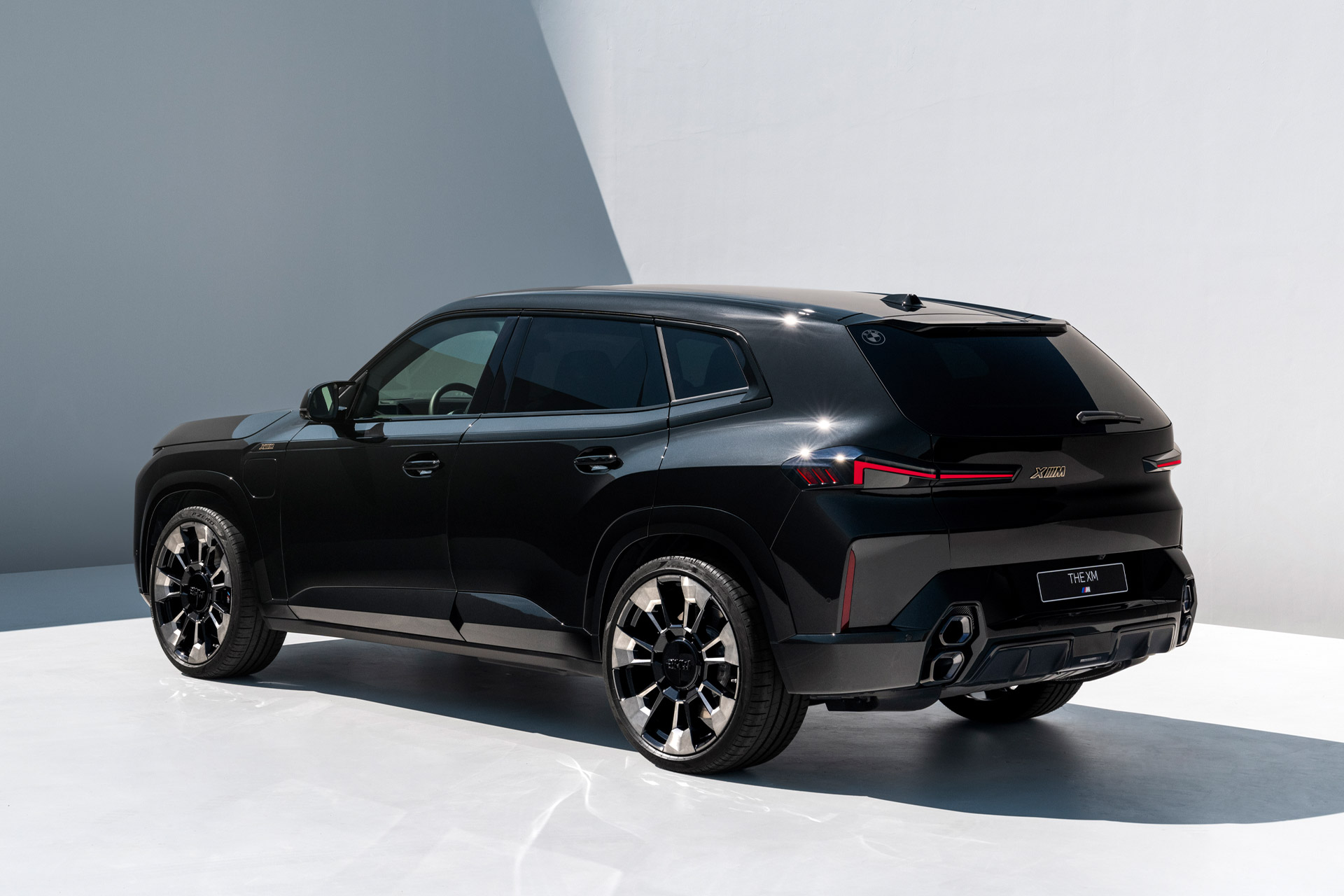 SUV BMW XM | Uncrate