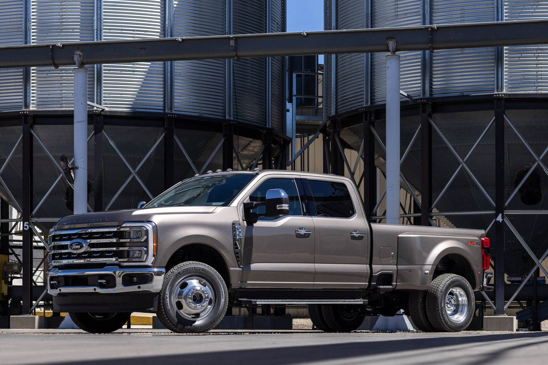 Camioneta Ford F-Series Super Duty 2023 | Uncrate