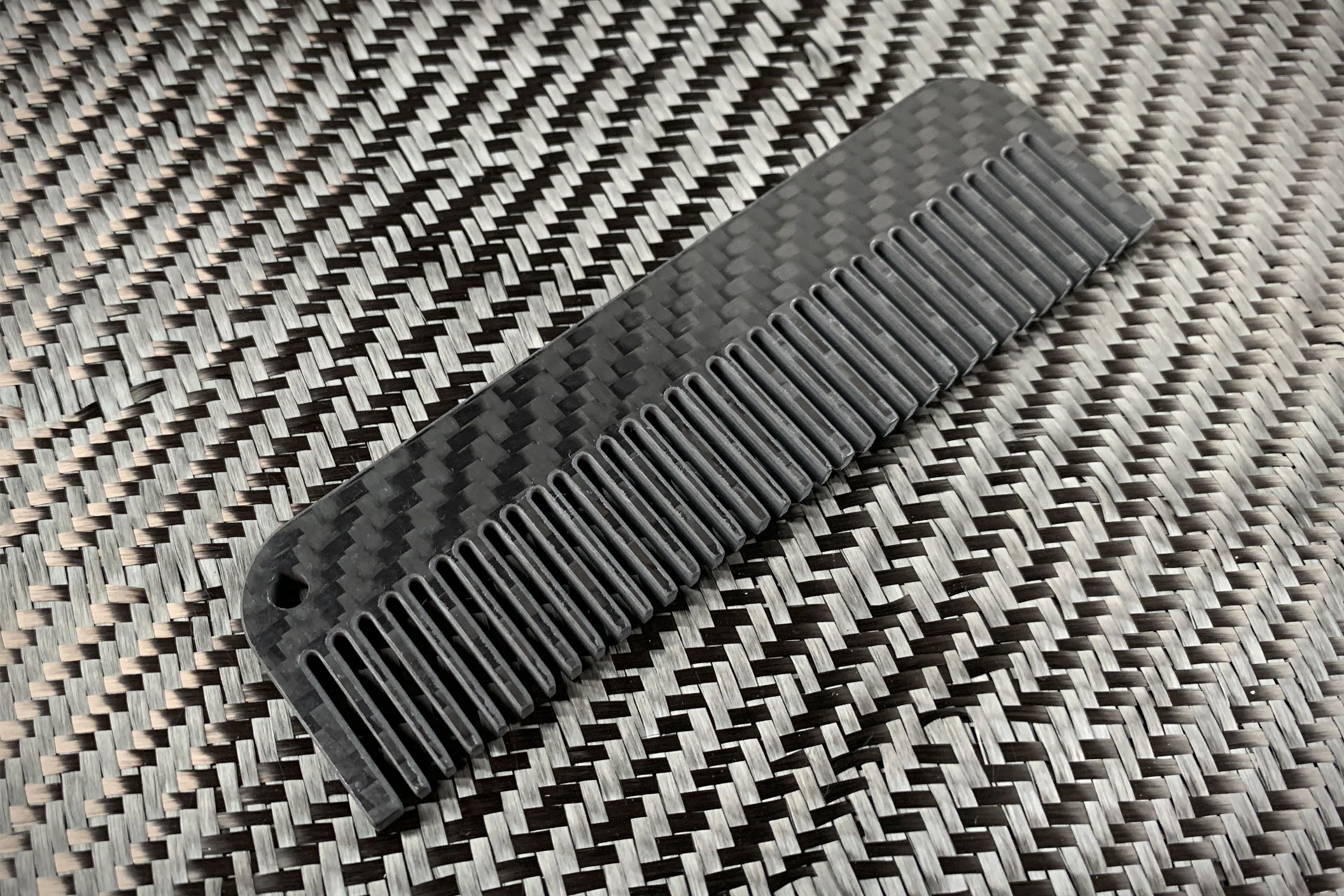 Carbon Fiber Comb | Uncrate