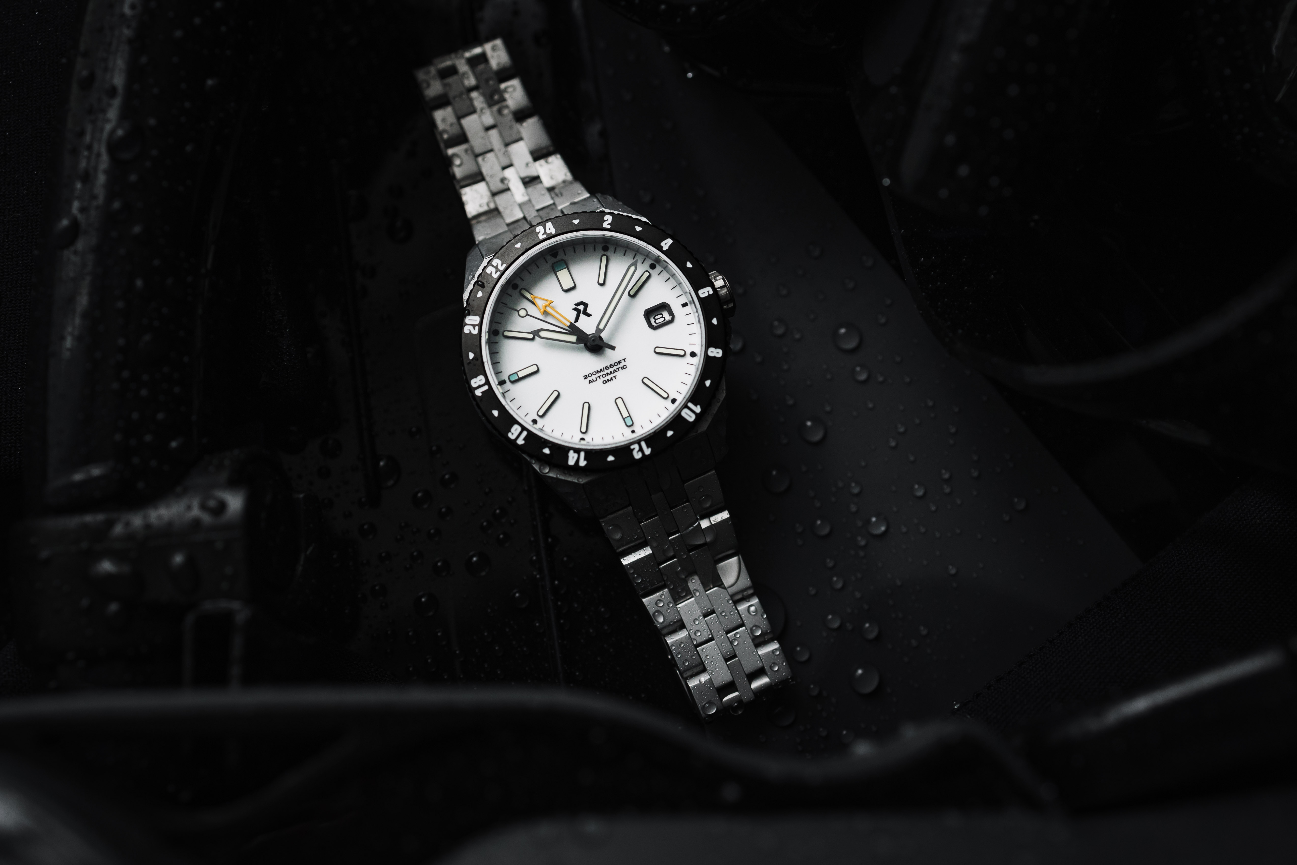 RZE Ascentus GMT Watch | Uncrate