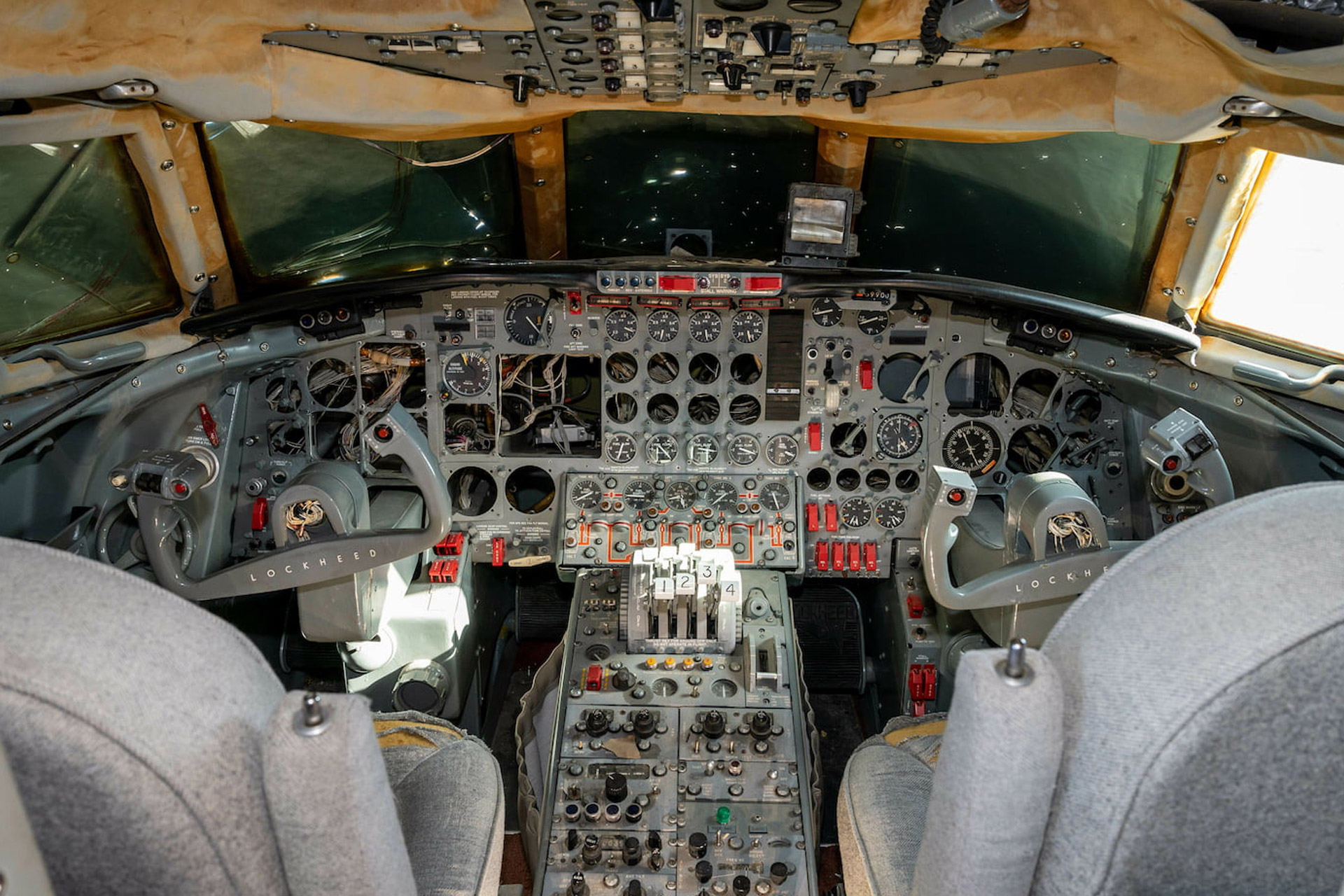 Elvis Presley's 1962 Lockheed 1329 Private Jet | Uncrate