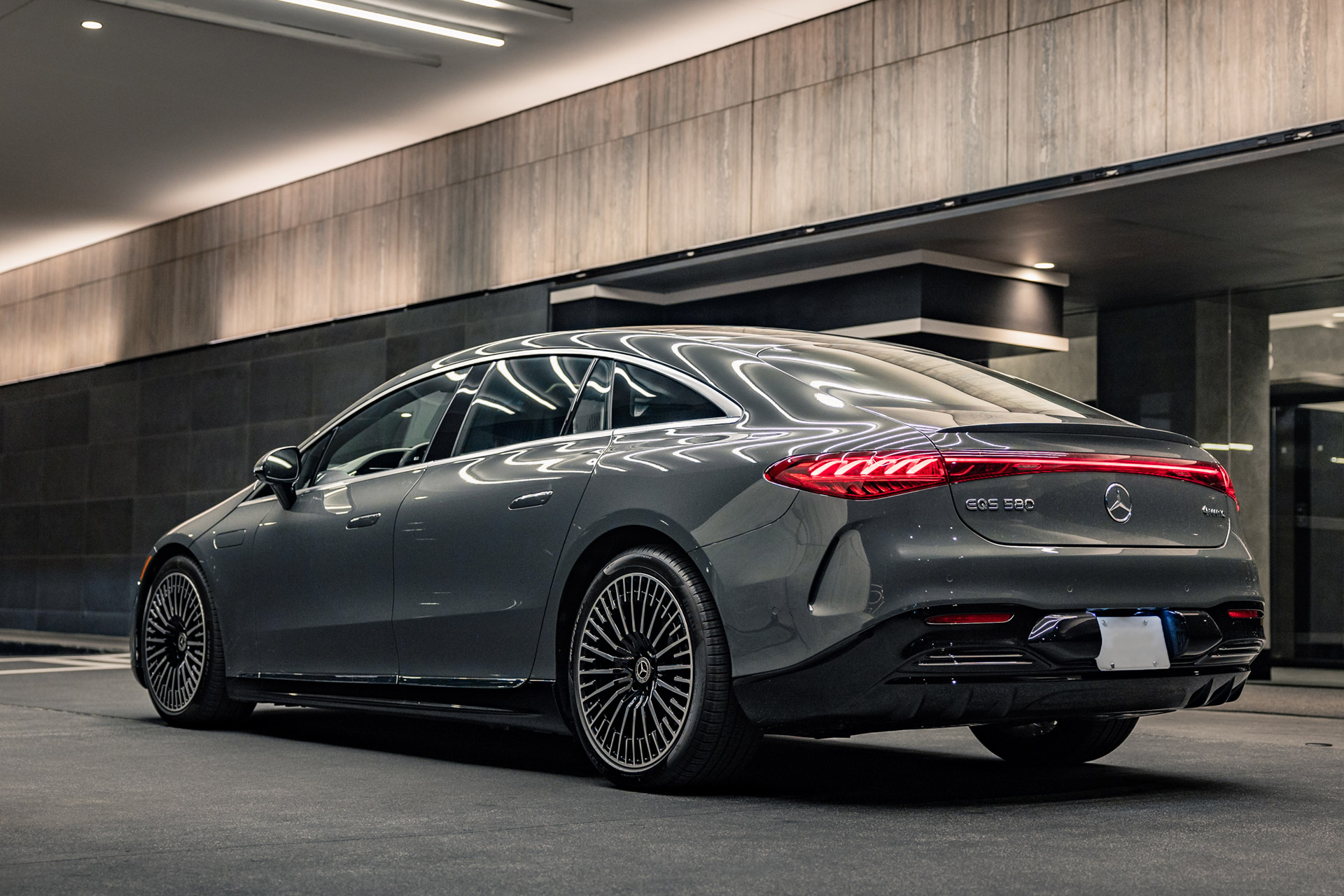 Mercedes-Benz EQS Manufaktur Signature Edition | Uncrate