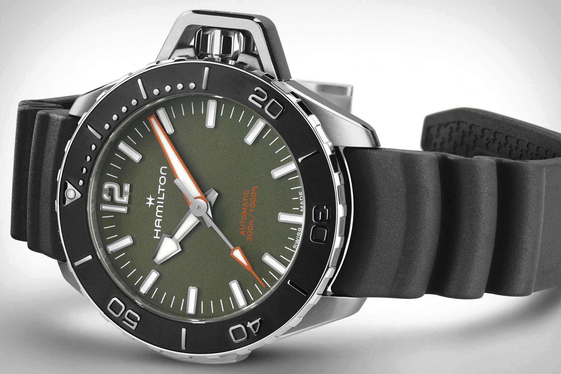 Reloj Hamilton Frogman de 41 mm | Uncrate