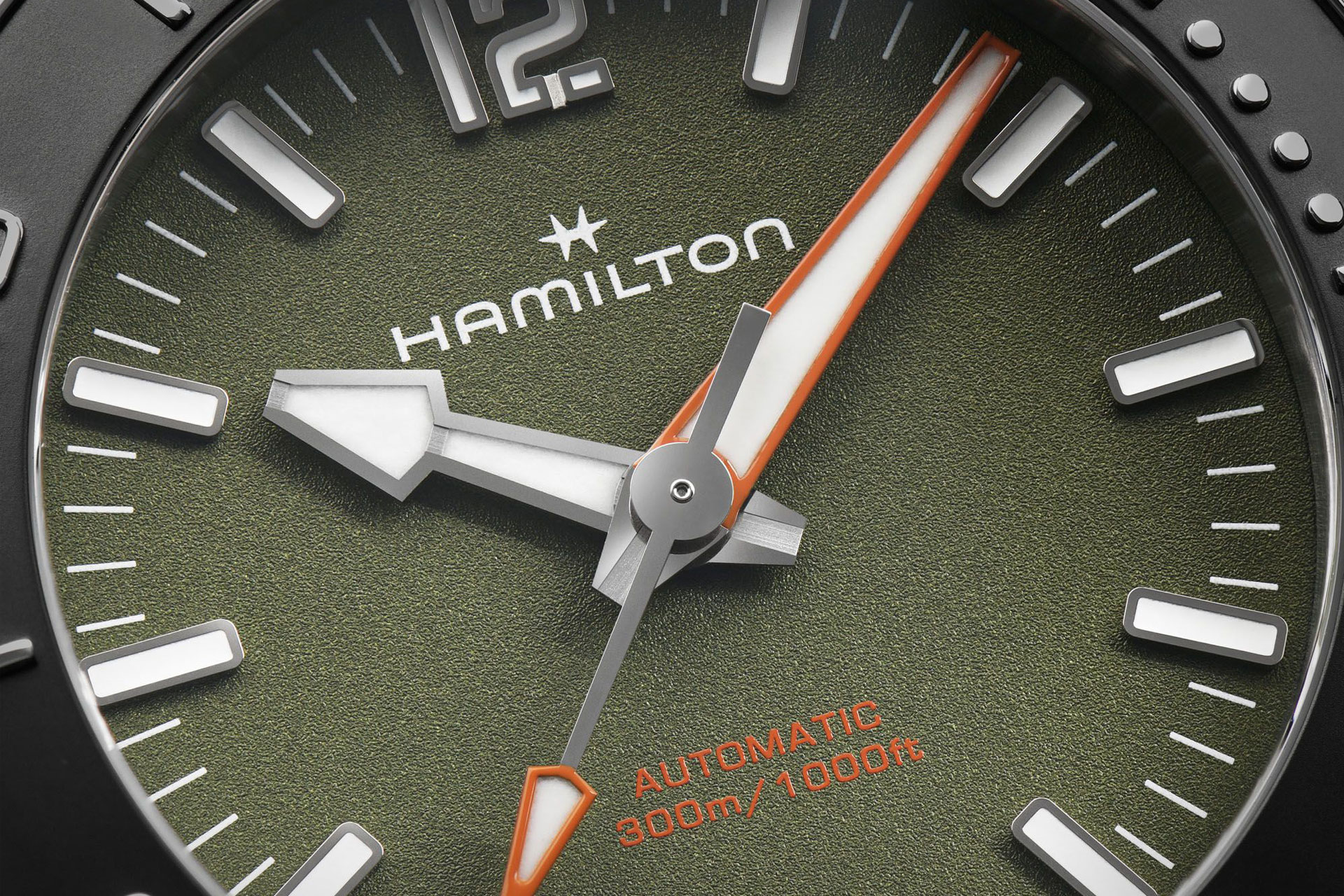 Reloj Hamilton Frogman de 41 mm | Uncrate