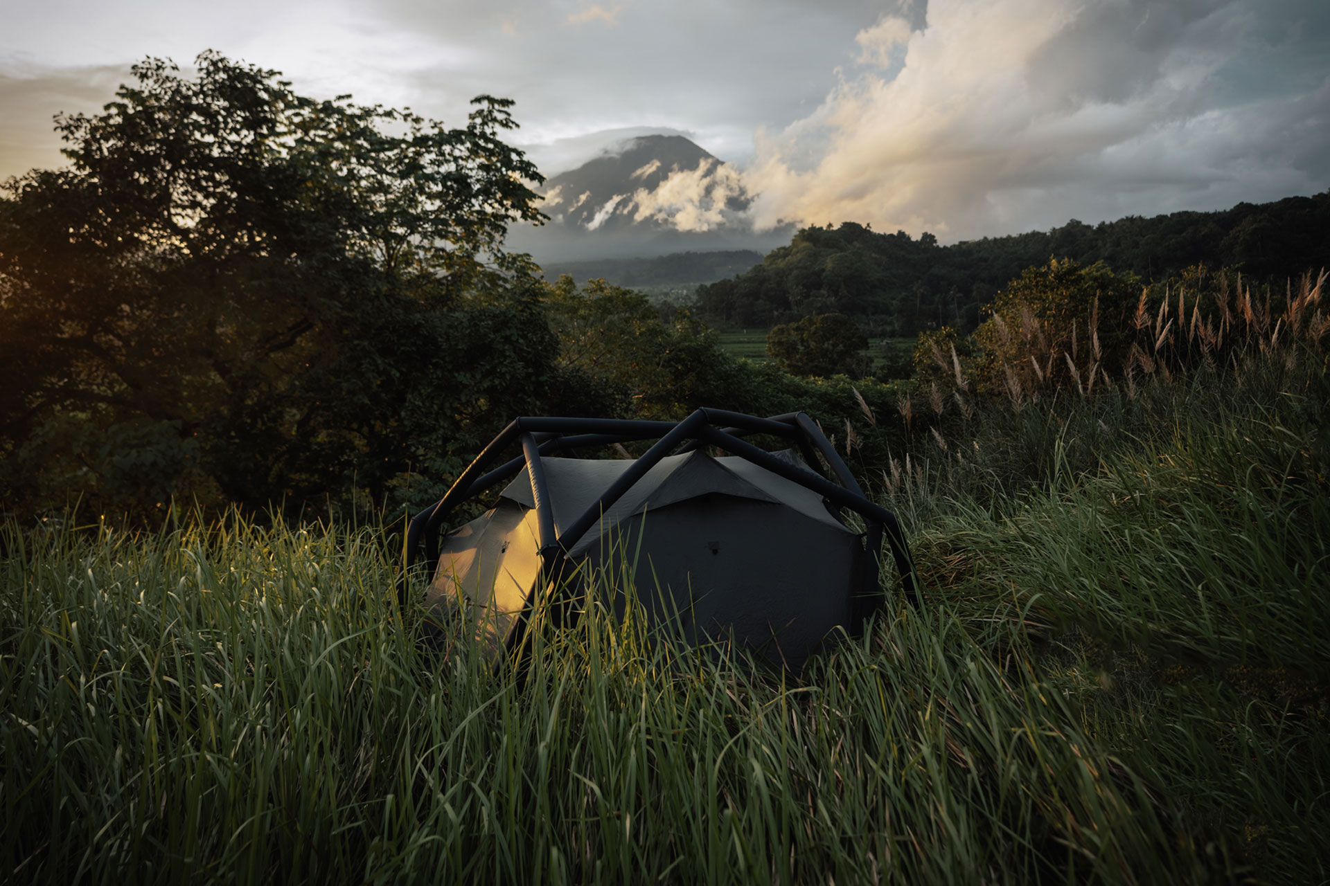 Heimplanet x Maharishi 洞穴帐篷 | Uncrate