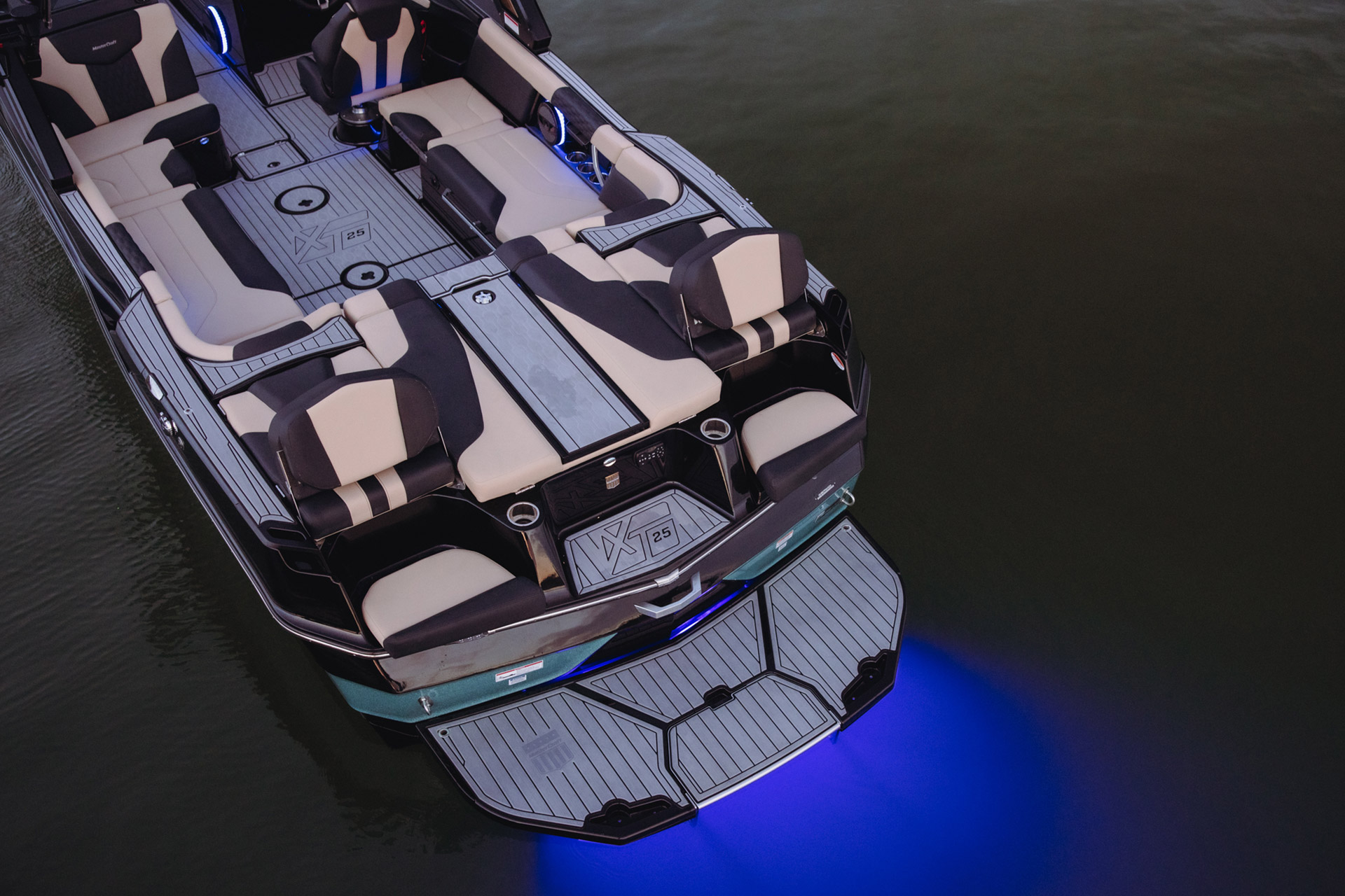 2024 MasterCraft XT25 Wake Boat | Uncrate